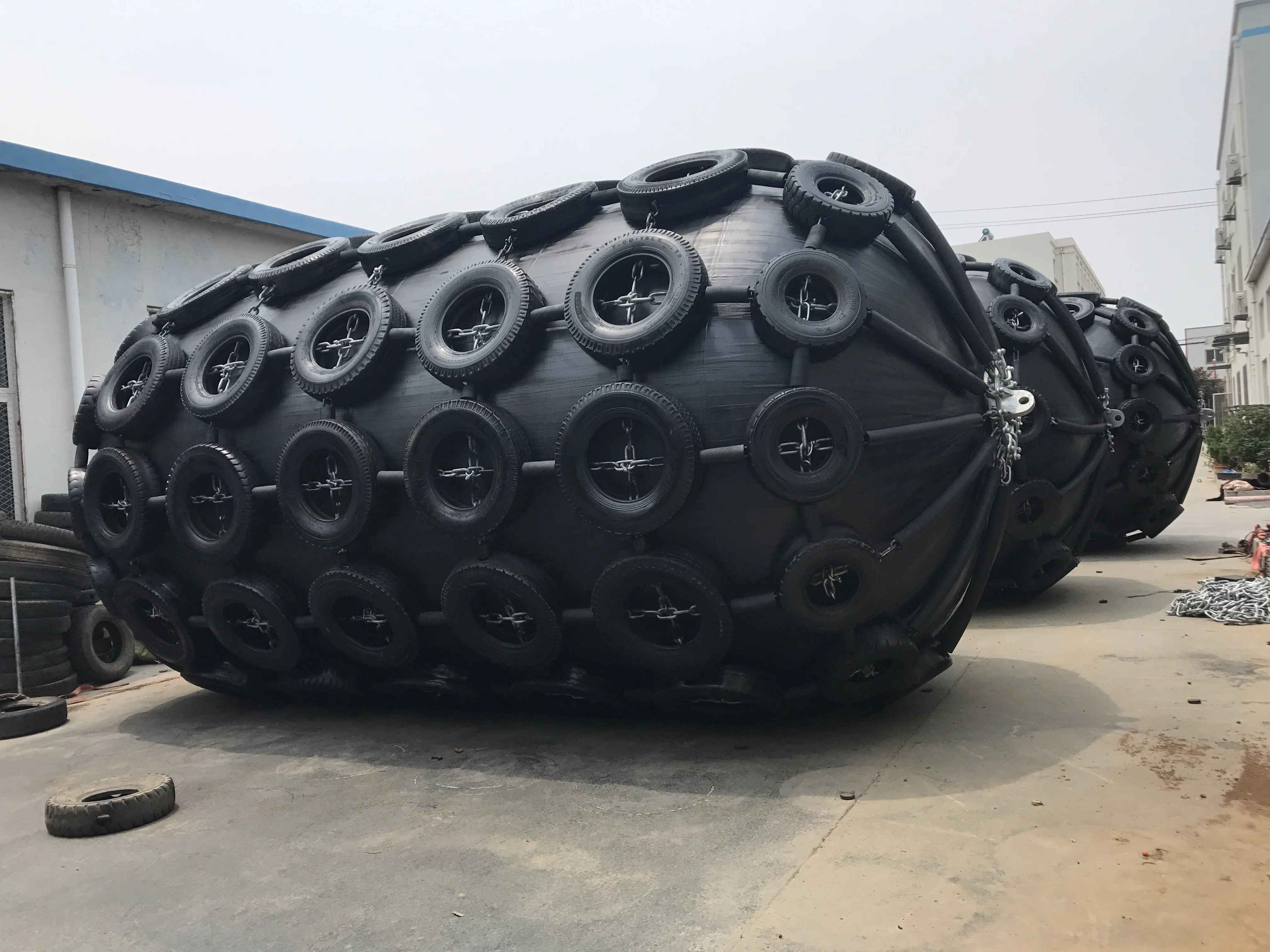 Boat Floating Dock Pneumatic Rubber Fender With Chain And Aircraft Tyre ...