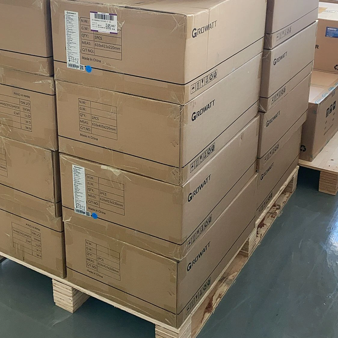 Growatt SPE12000ES 12KW off-Grid Solar Inverter - 95.5% Efficiency