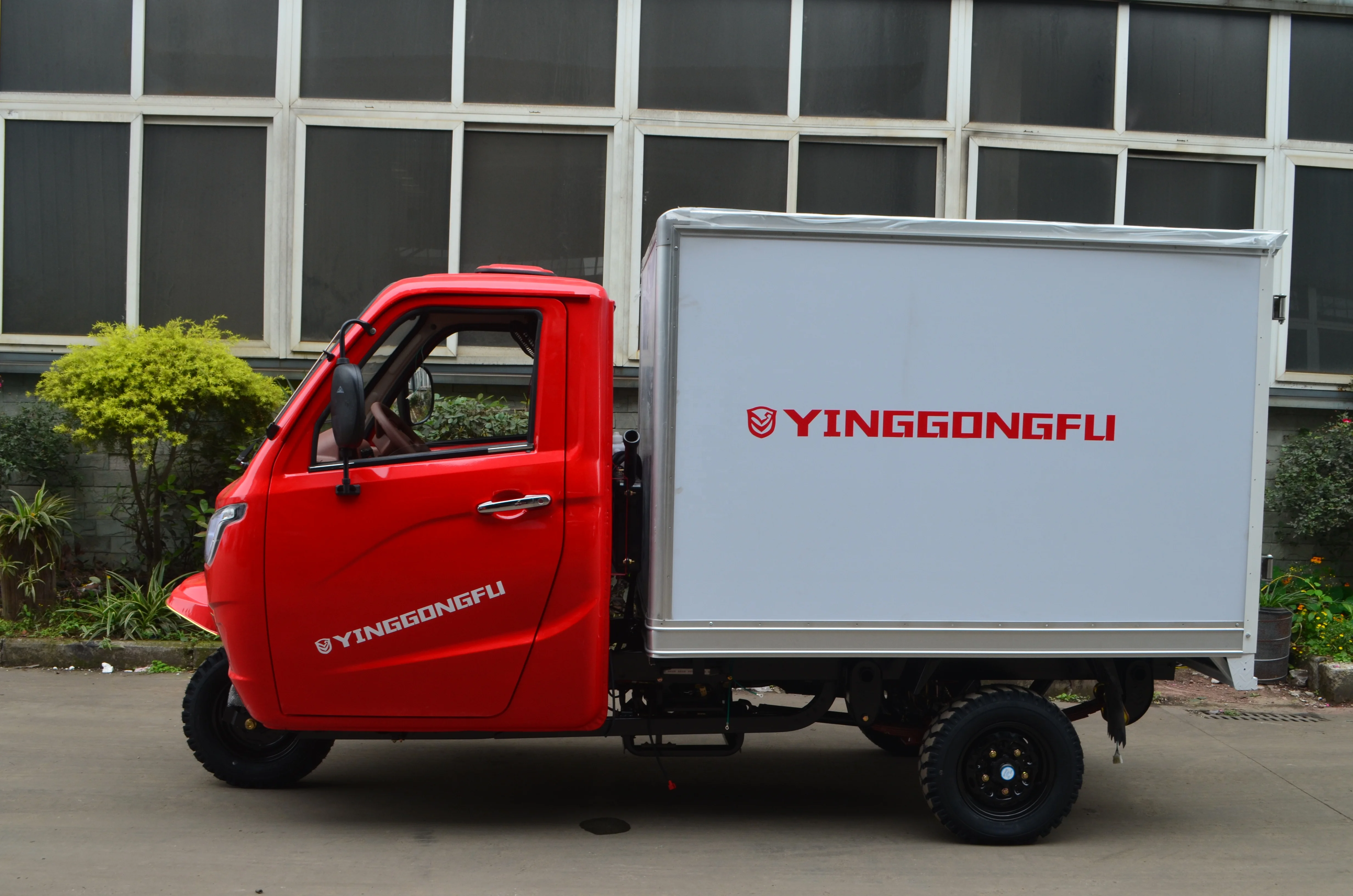 200cc/250cc/300cc Three Wheel Enclosed Cabin Tricycle