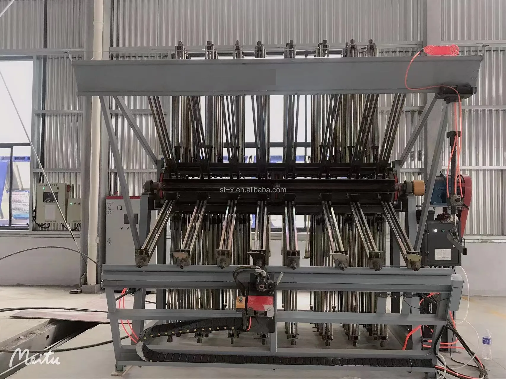 Pneumatic Rotary Clamp Carrier Wood Board Laminating Machine