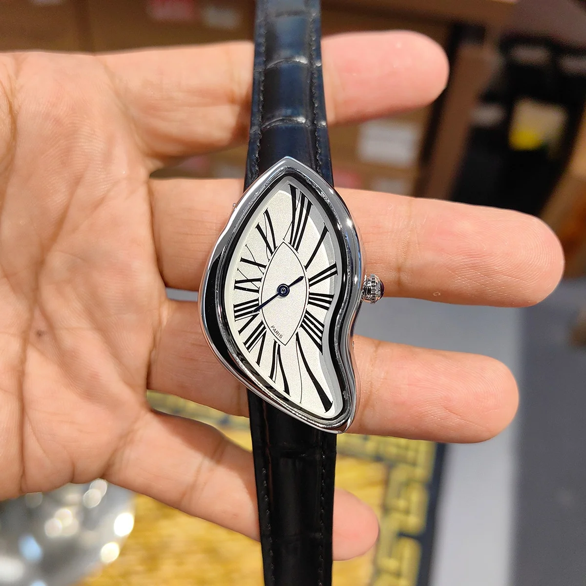 Retro Y2K Quartz Watch for Men - Analog Melting Design, Luminous ...