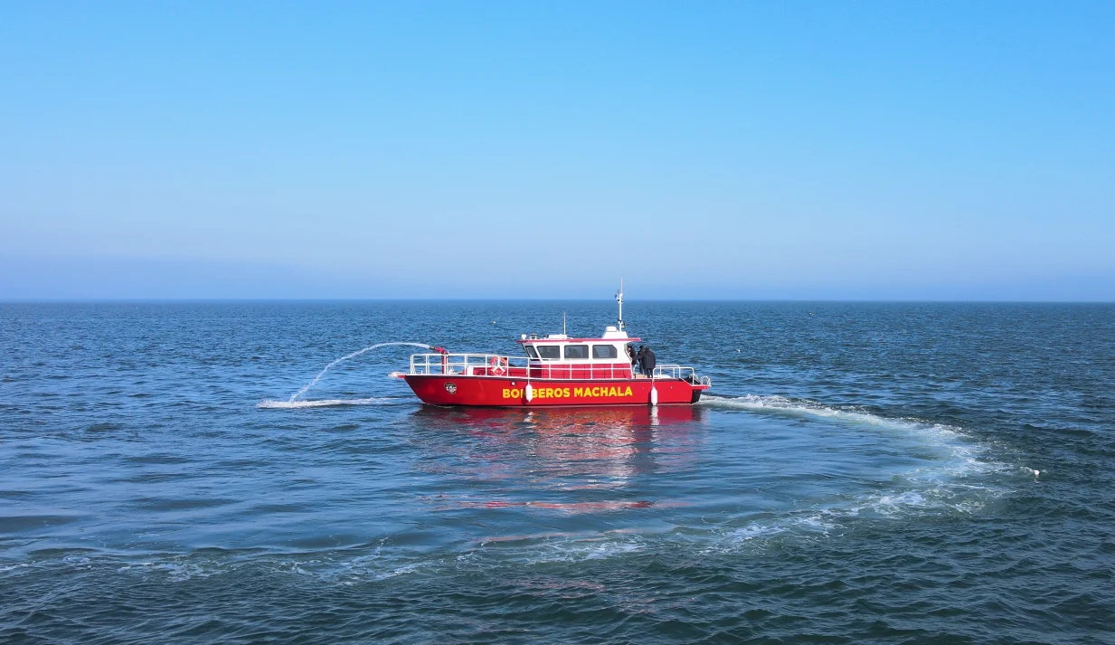 New Long Aluminum Fire Fighting Rescue Work Boats Equipped With Monitor ...