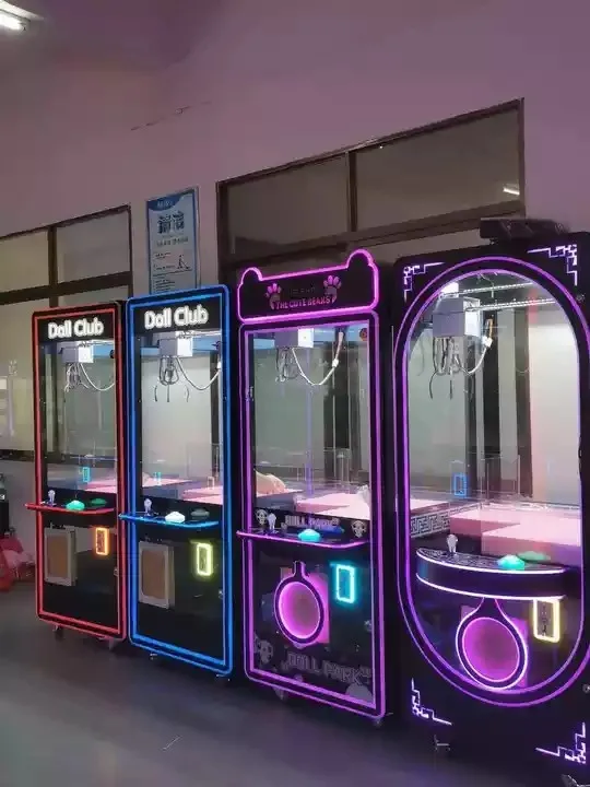 Claw Machine for Candy - Transparent & Customizable Fun