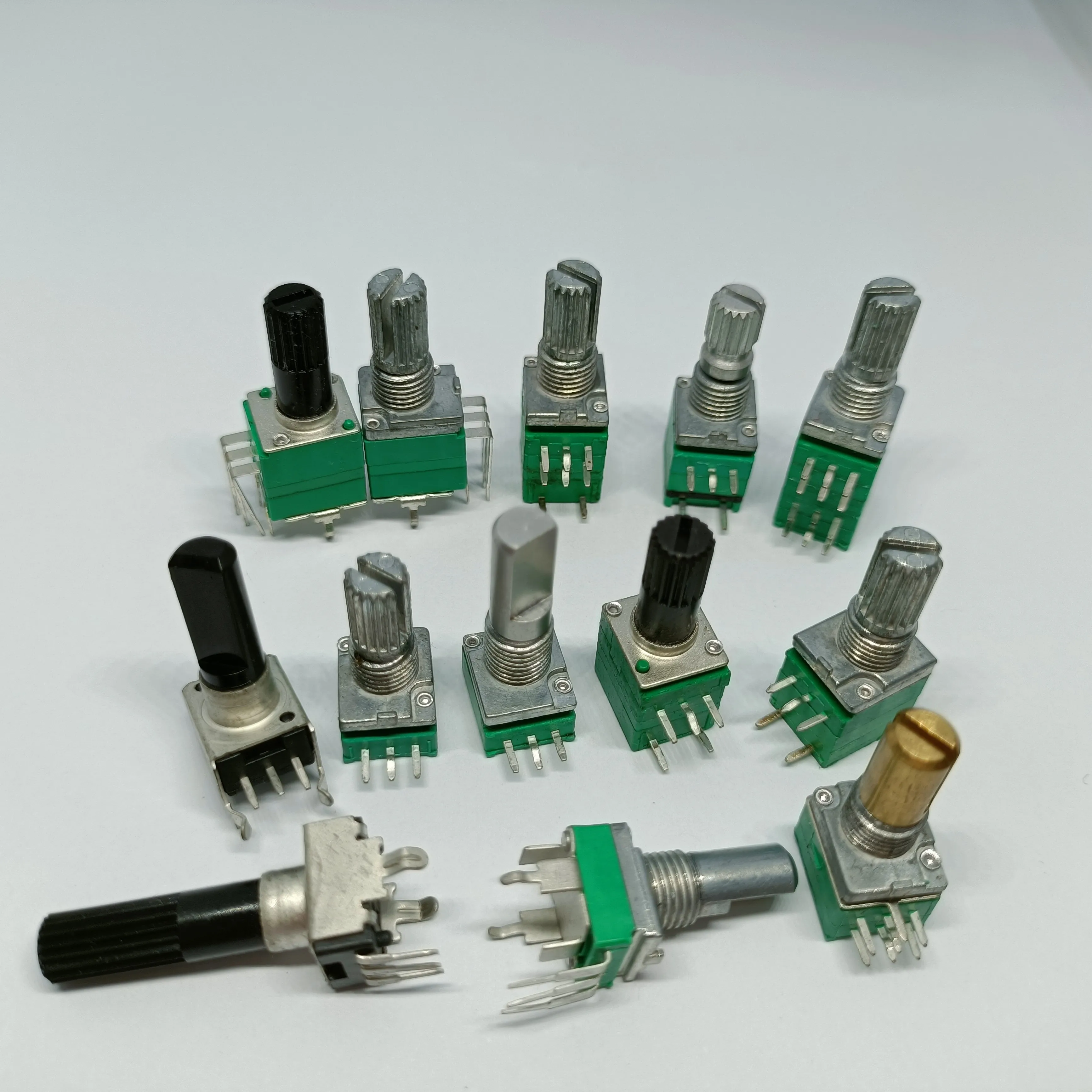 9mm Pcb Mounting Vertical Mount Potentiometer With Push Switch - Buy ...