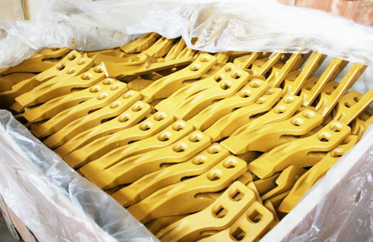 CATERPILLAR Excavator CAT E320 - Durable Bucket Teeth Tips