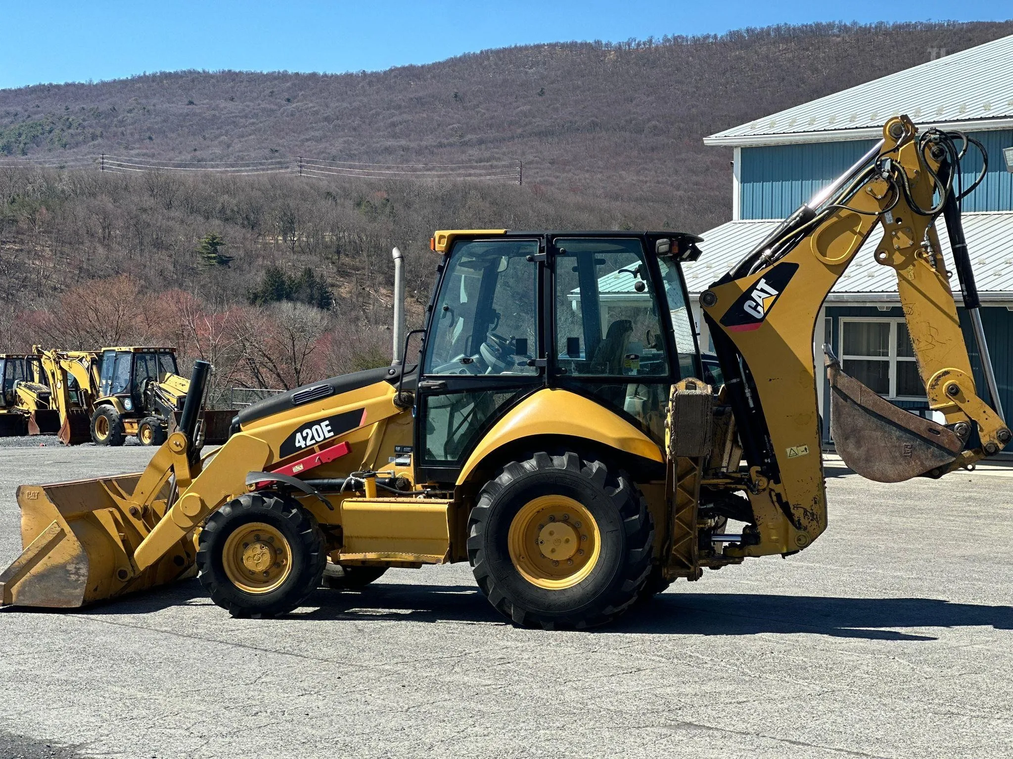 2024 New YM Used Cat 420e Backhoe Loader - 200 Ton Capacity