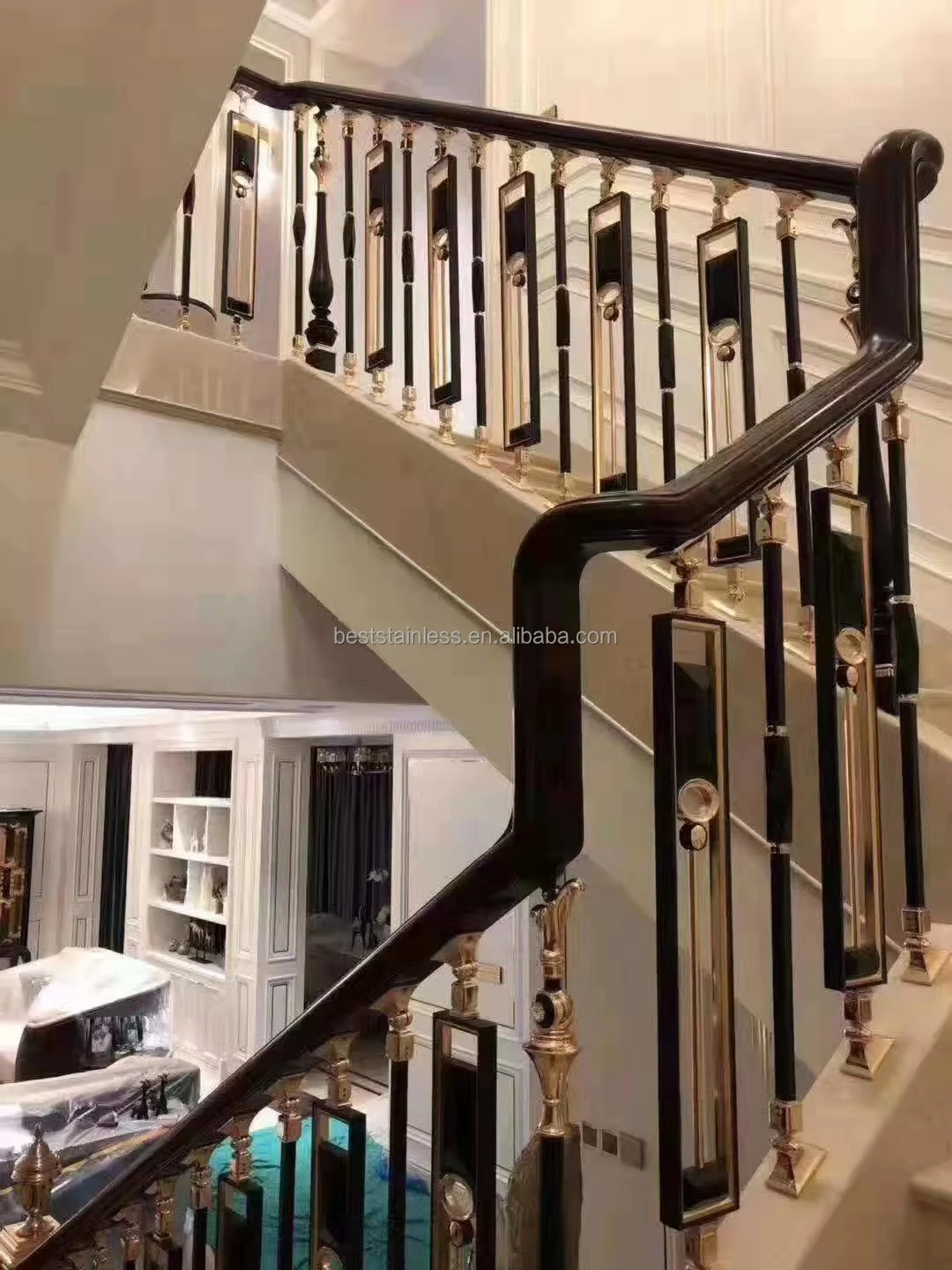 Villa Handrail Stairs - Curved Golden Aluminium Railings