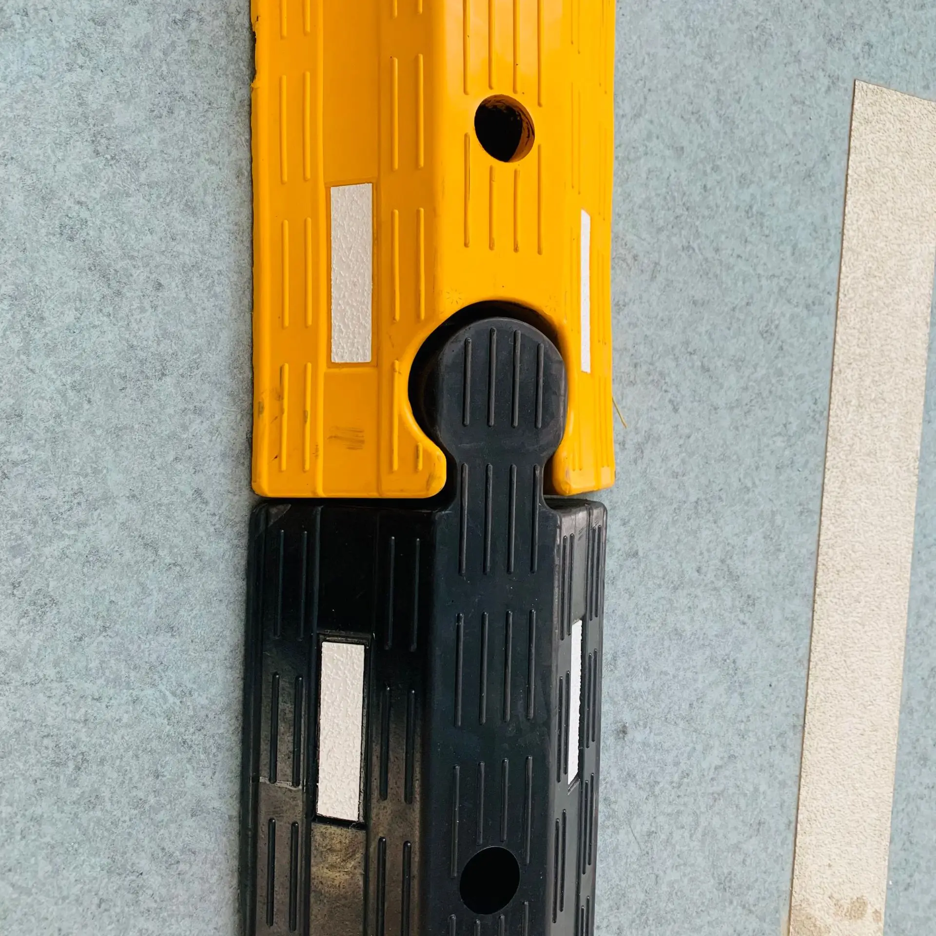 Benc Road Separator Driveway Isolation Reflective Warning Delineator ...