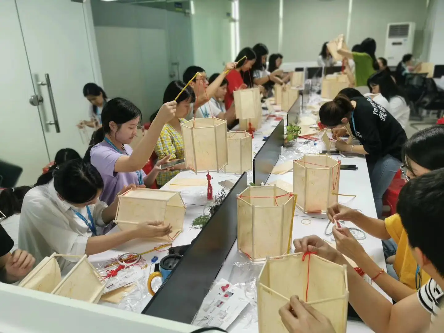 W463 G500 G550 Coolant Radiator - OEM 4635004300 for Mercedes-benz