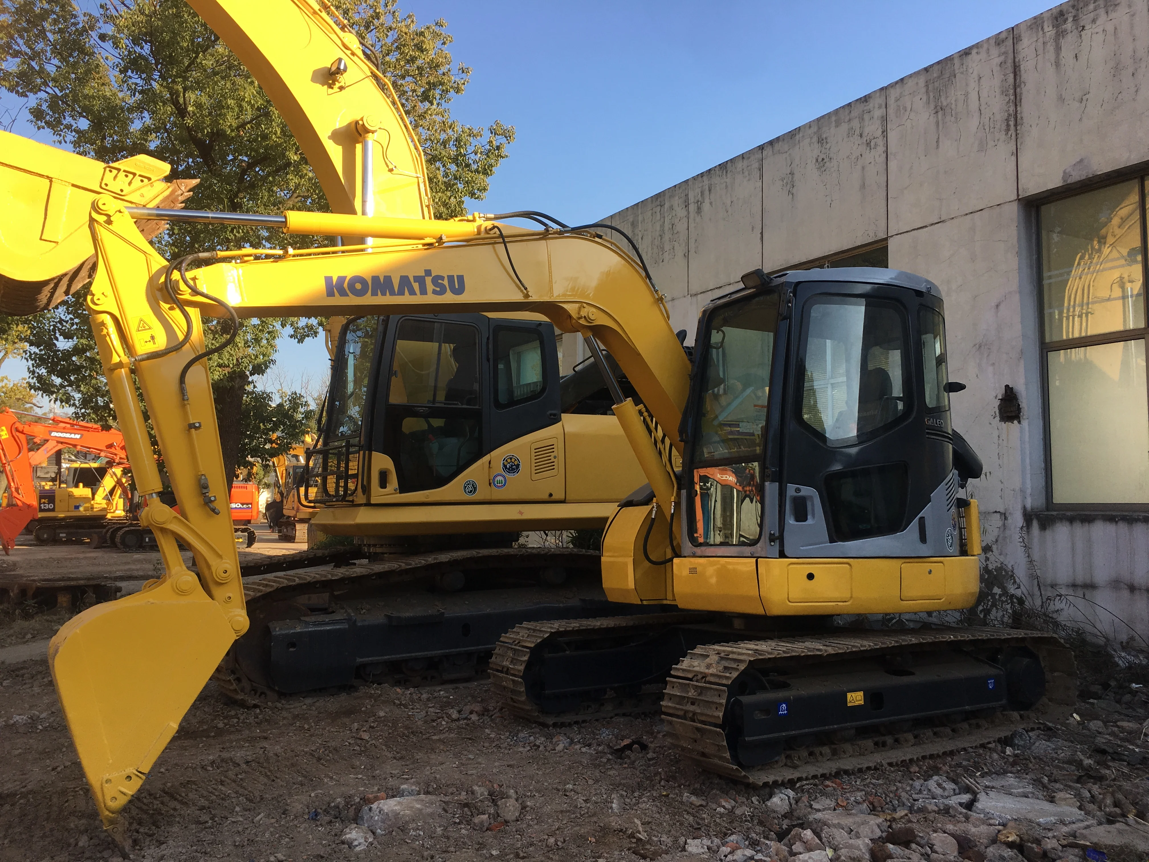 Used Excavator Hitachi 50 Best Price Sale Machine Waiting For Sale In ...