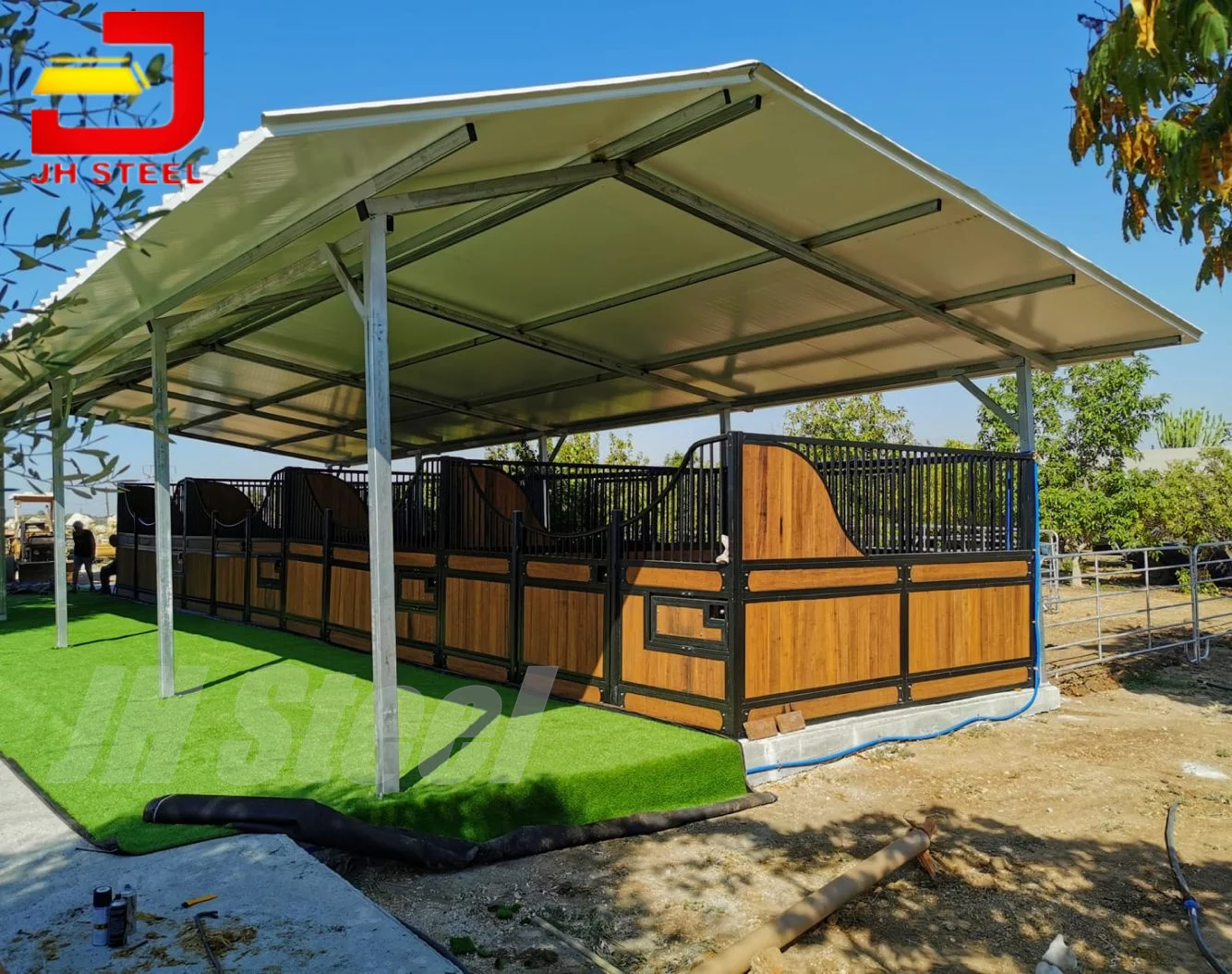 Customized Horse Stable Stalls - Quick Assembly & Safety