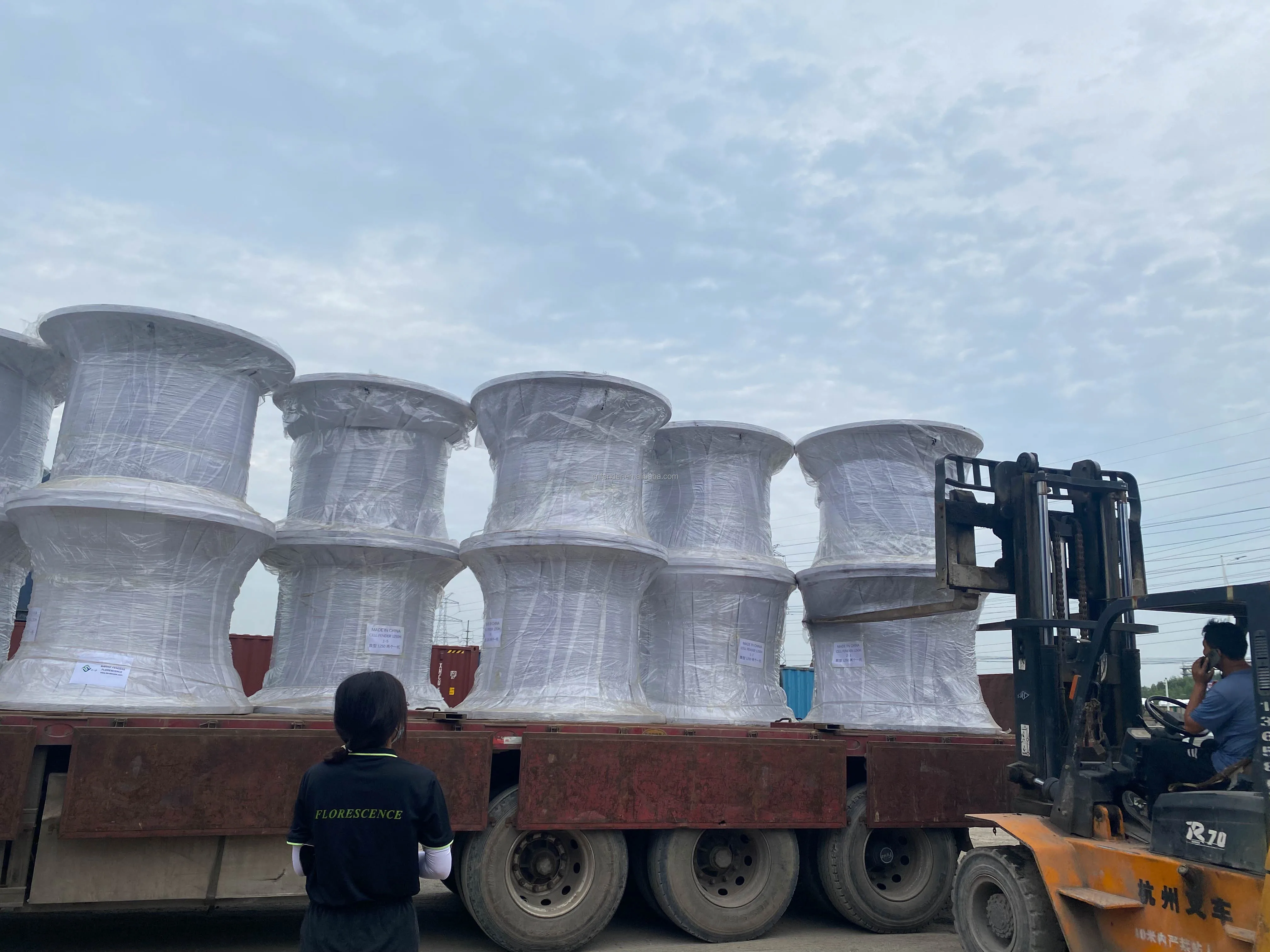 Qingdao Florescence Marine Super Cell Fenders High Energy Absorption ...