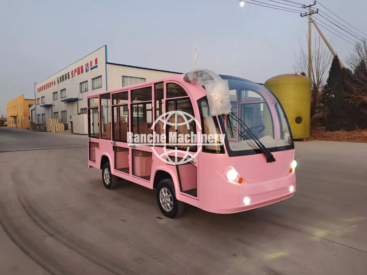RC 14-Seater Electric Mini Tour Bus Lead Acid Battery 60km/h Max Speed ...