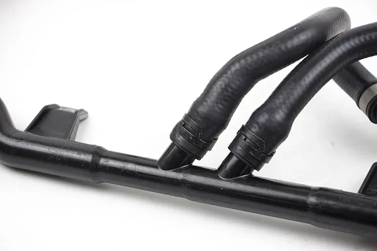 Car Engine Radiator Coolant Water Hose OEM 17127548222 for BMW X1 E90 E84