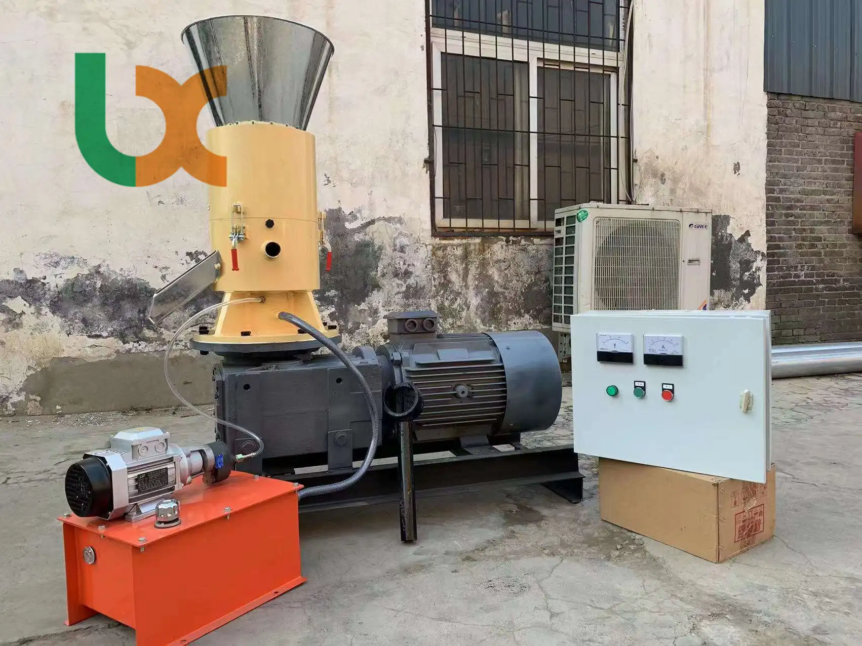 Factory Sale Wooden Cotton Seed Hull Wood Sawdust Rice Husk Straw Grass ...