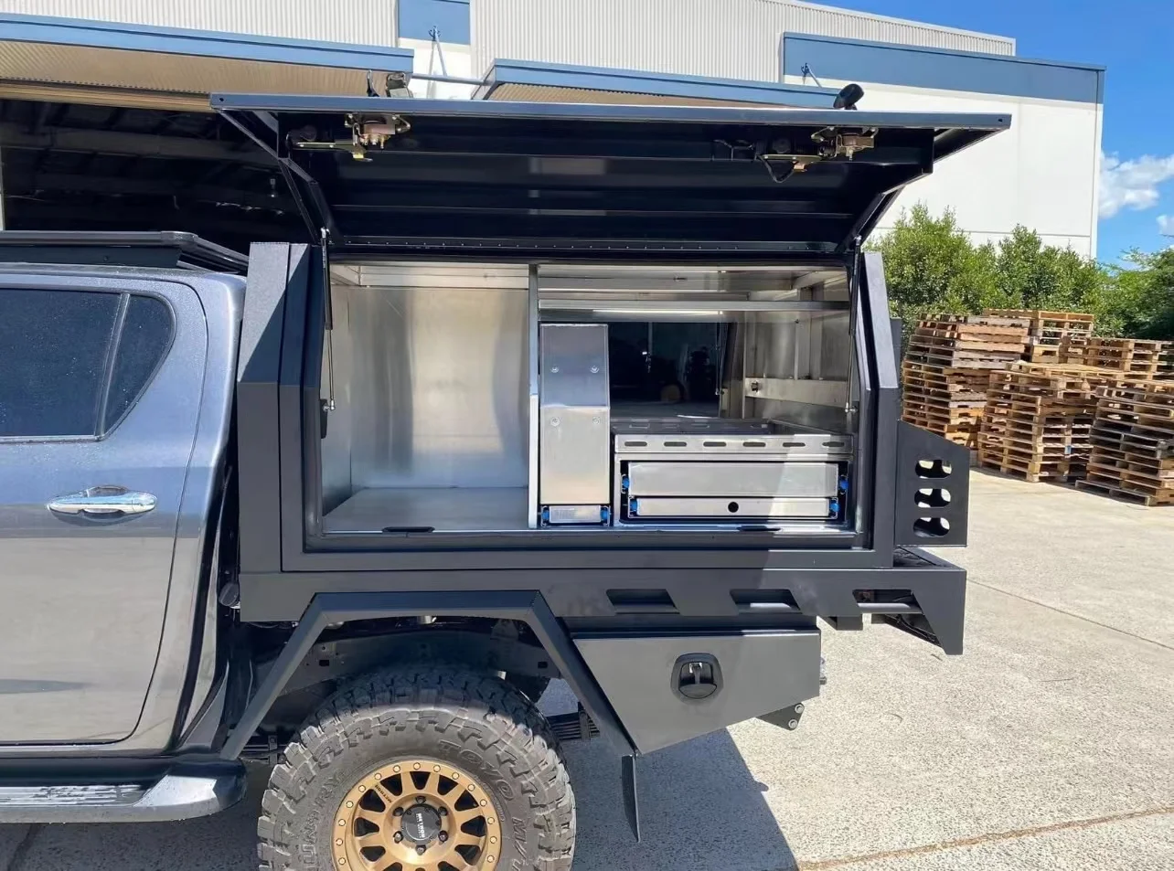 KMB Ute Trays 4x4 Y 1800mm Jack off Legs for Pickup Truck Aluminum Ute ...