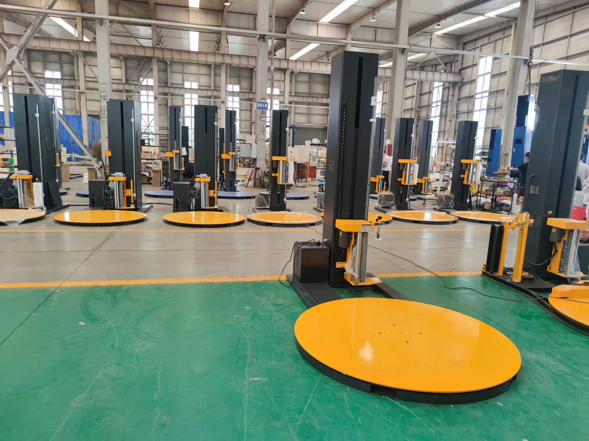 Efficient Pallet Wrapping with Yupack's Stretch Film Machine