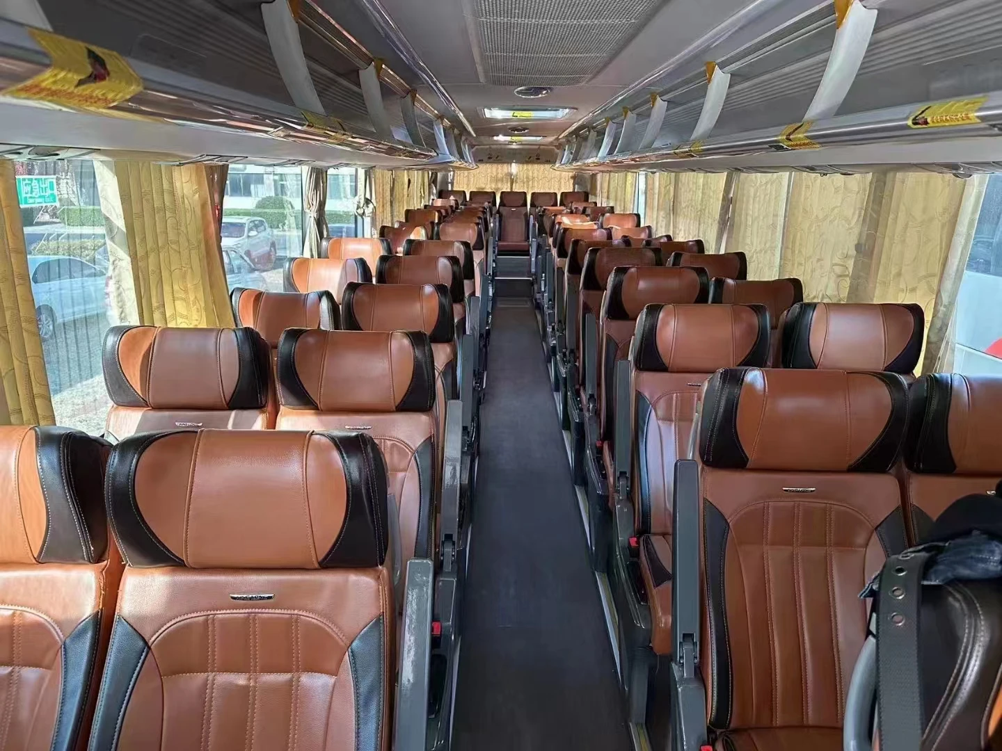 Custom Used Kinglong Bus 50 Seats RHD Buses for Sale in UAE
