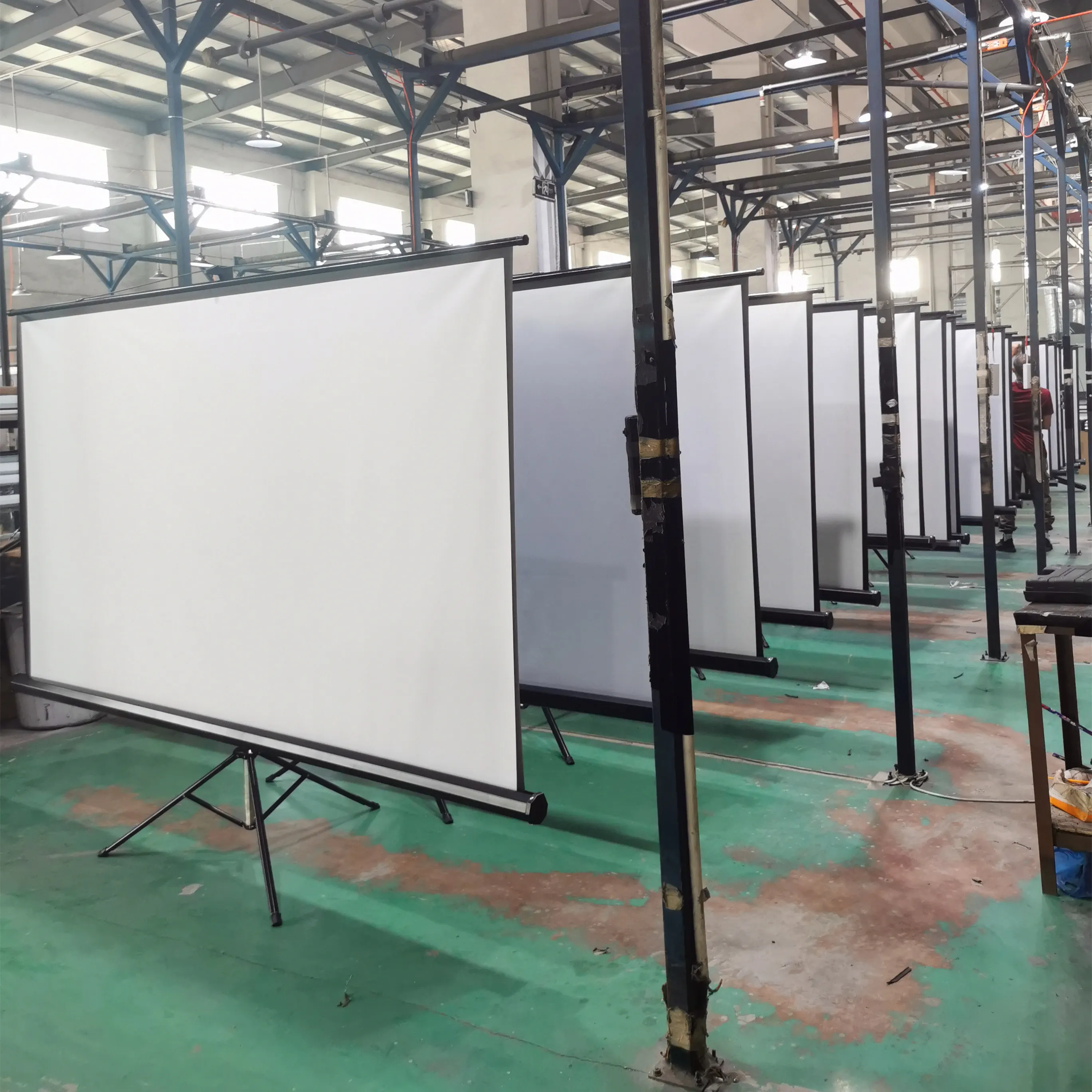 Small Portable Projector Screen Tripod Stand Mobile Projection Screen ...