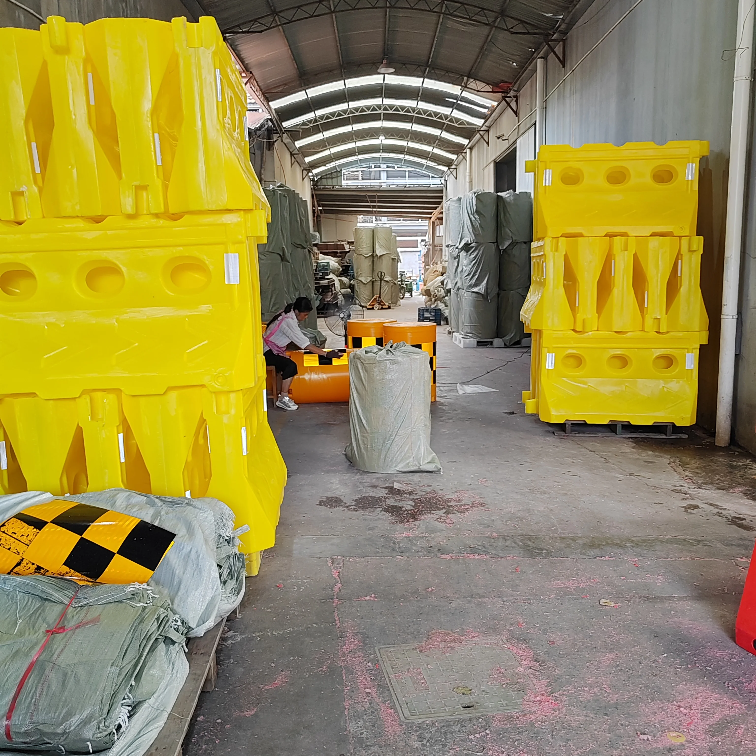 Benc Water Fillable Traffic Safety Plastic Road Street Sign Barricade ...