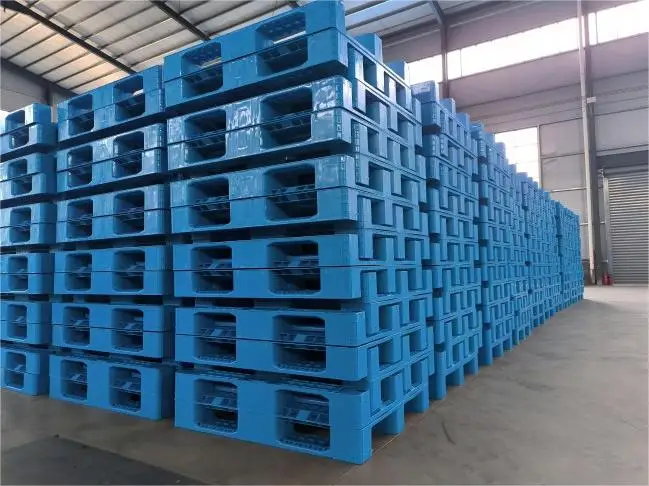 Stackable Heavy Duty Plastic Pallets with Steel Reinforcement
