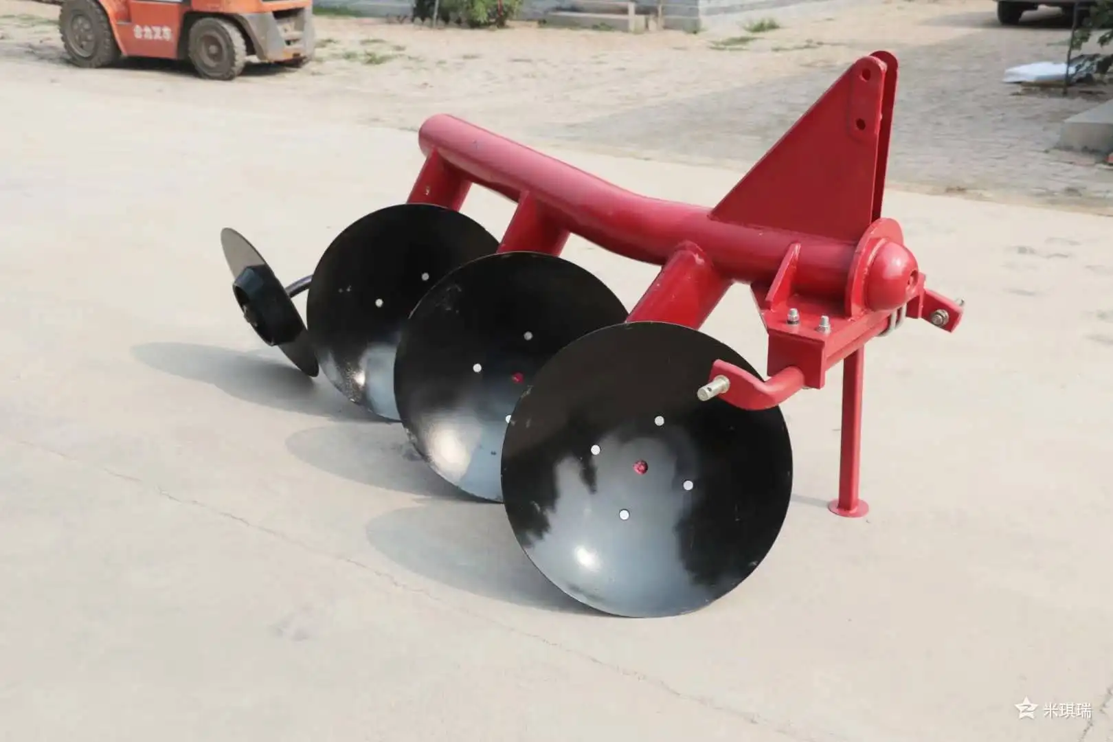 Tractor Farm Implements Disc Plough 3 Blade Mf Disc Plow 1lyx-330 - Buy ...