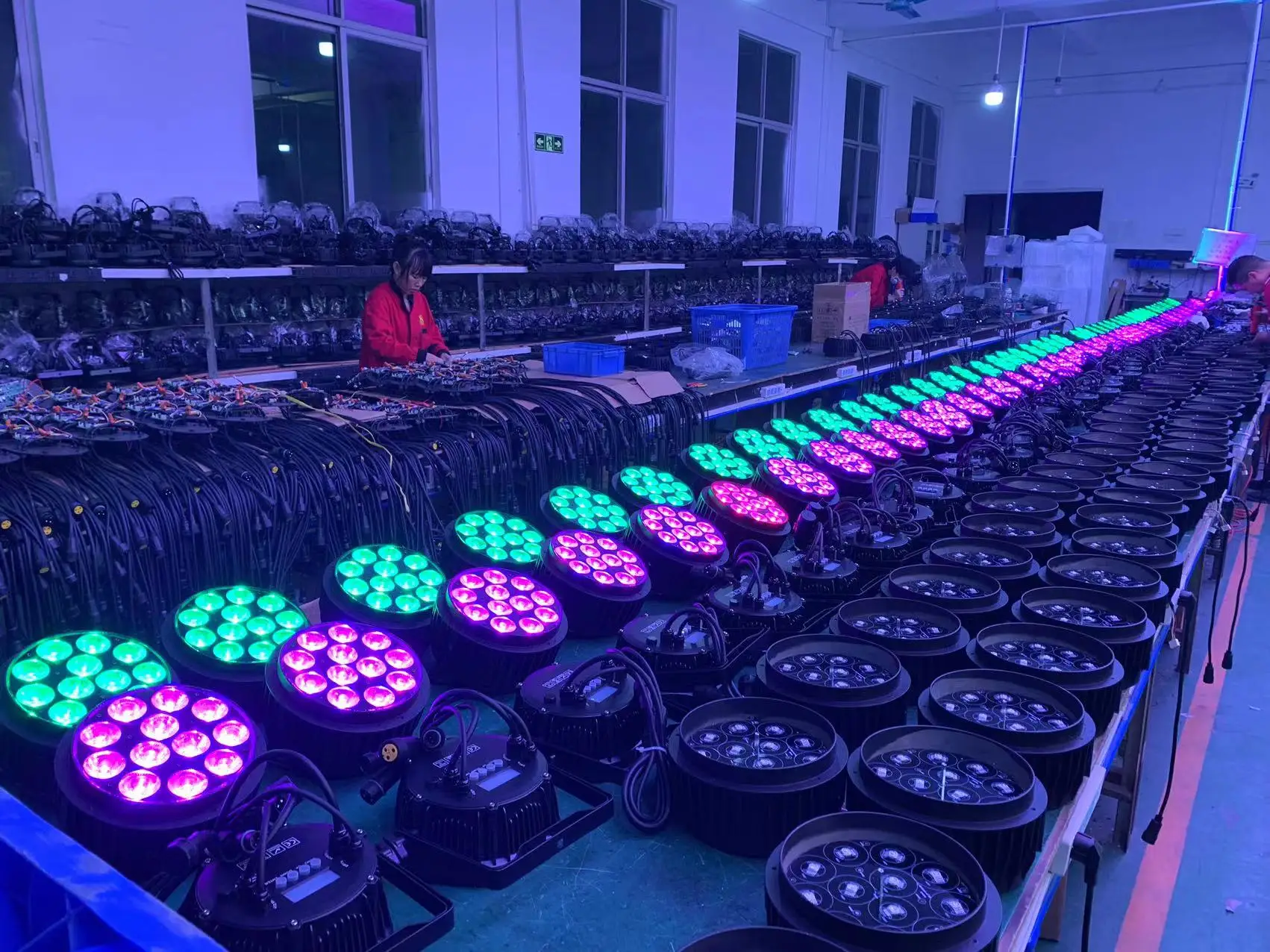 Yifa Waterproof Outdoor IP65 Spotlight Club Quad Color LED RGBW 4in1 ...