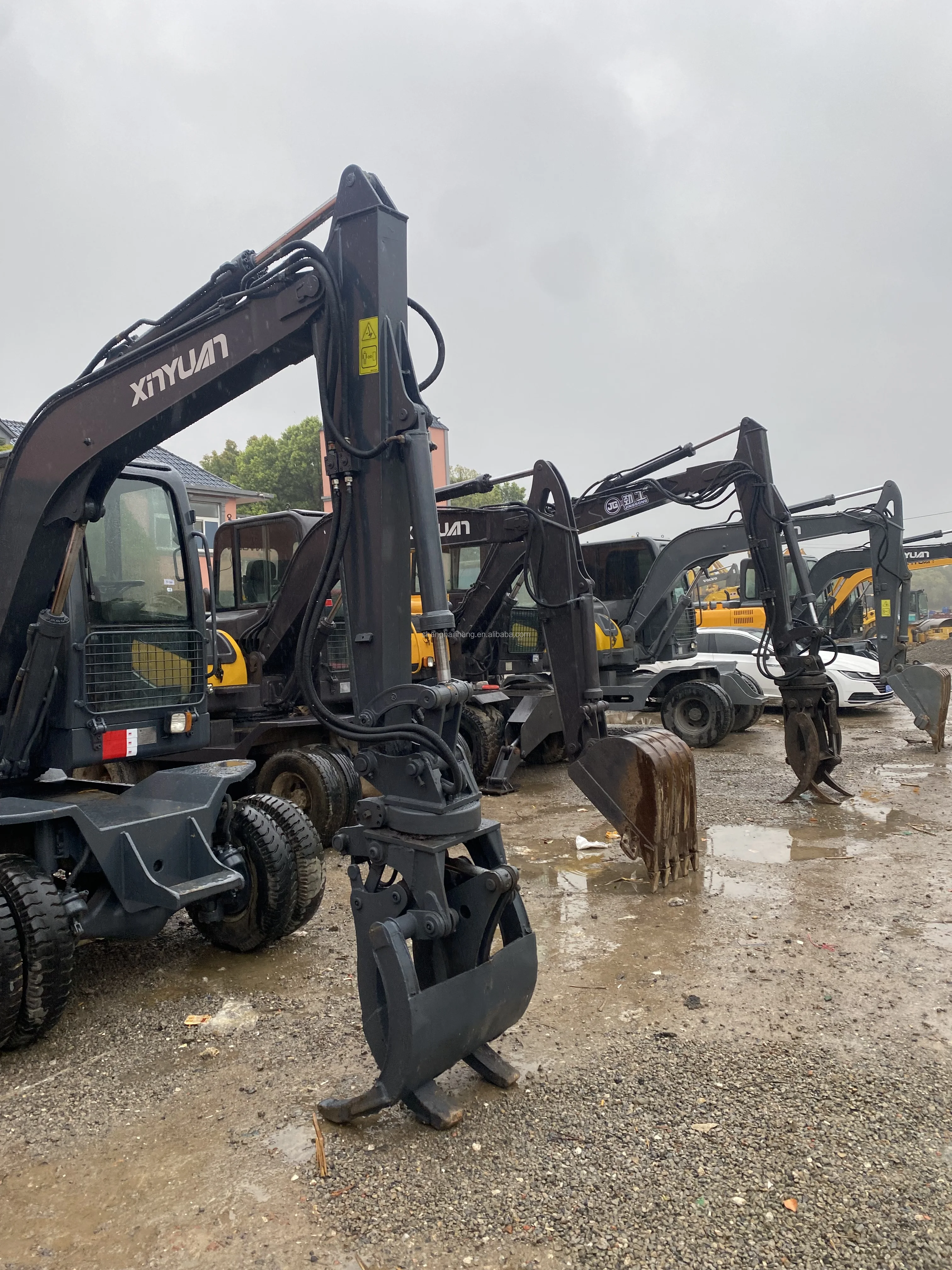 Used Wheel Excavator Xinyuan B75s 7ton With Spin Chunk China Brand ...