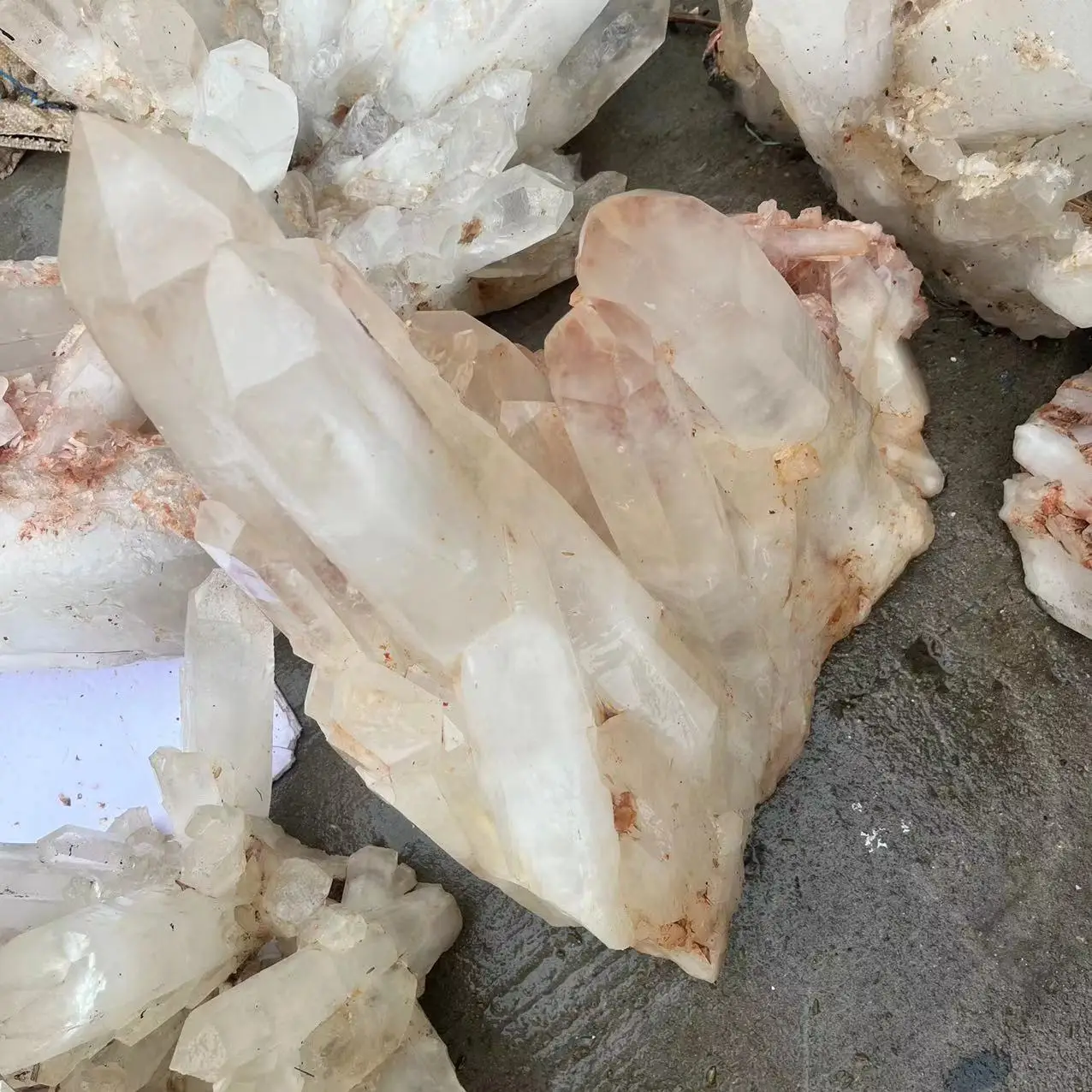 Wholesale Natural Quartz Crystal Clusters for Healing