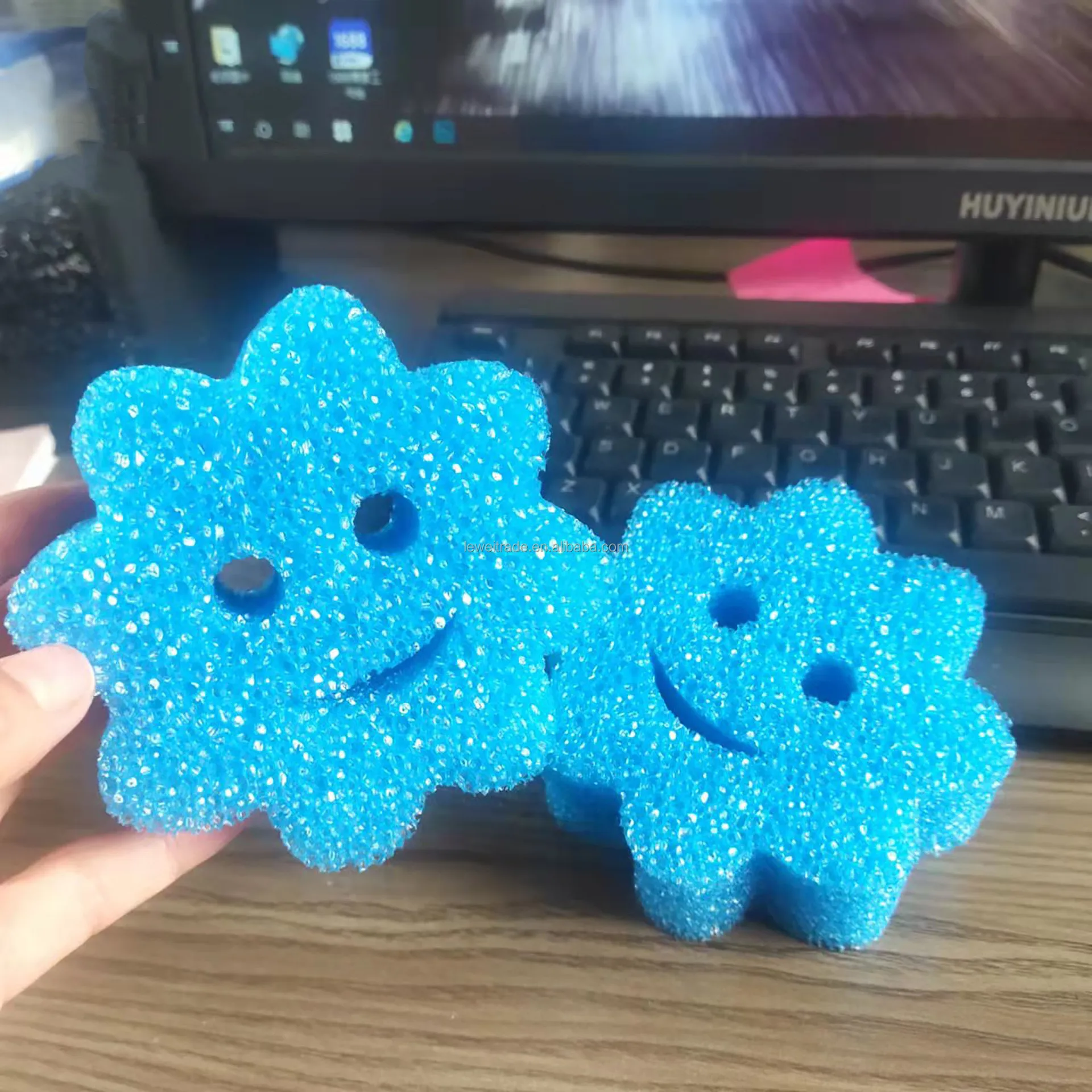 Smile Sponge - Happy Face Dish Scrub for Kitchen Cleaning