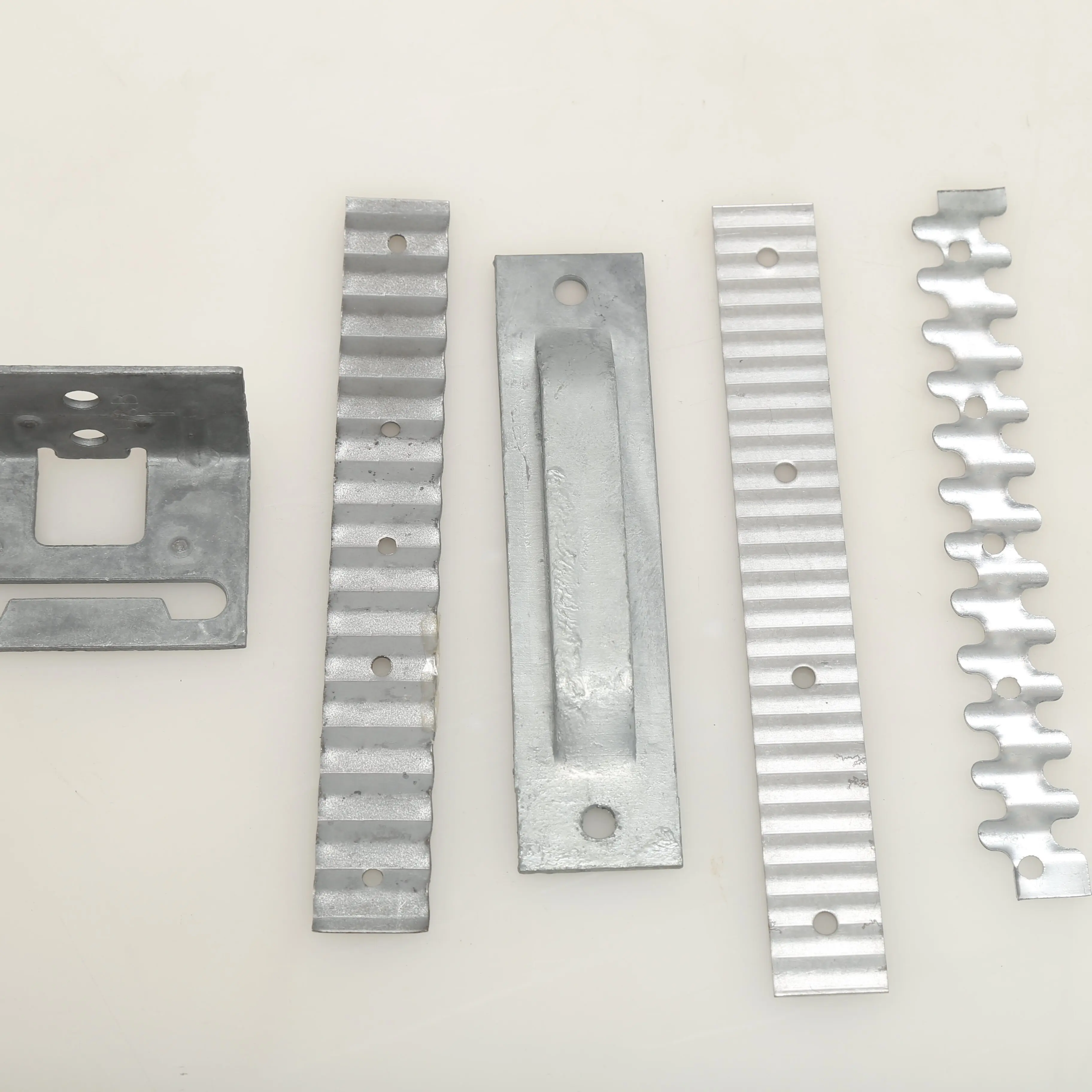 High Strength Adjustable Gauge 22 Galvanized Corrugated Wall Tie for ...