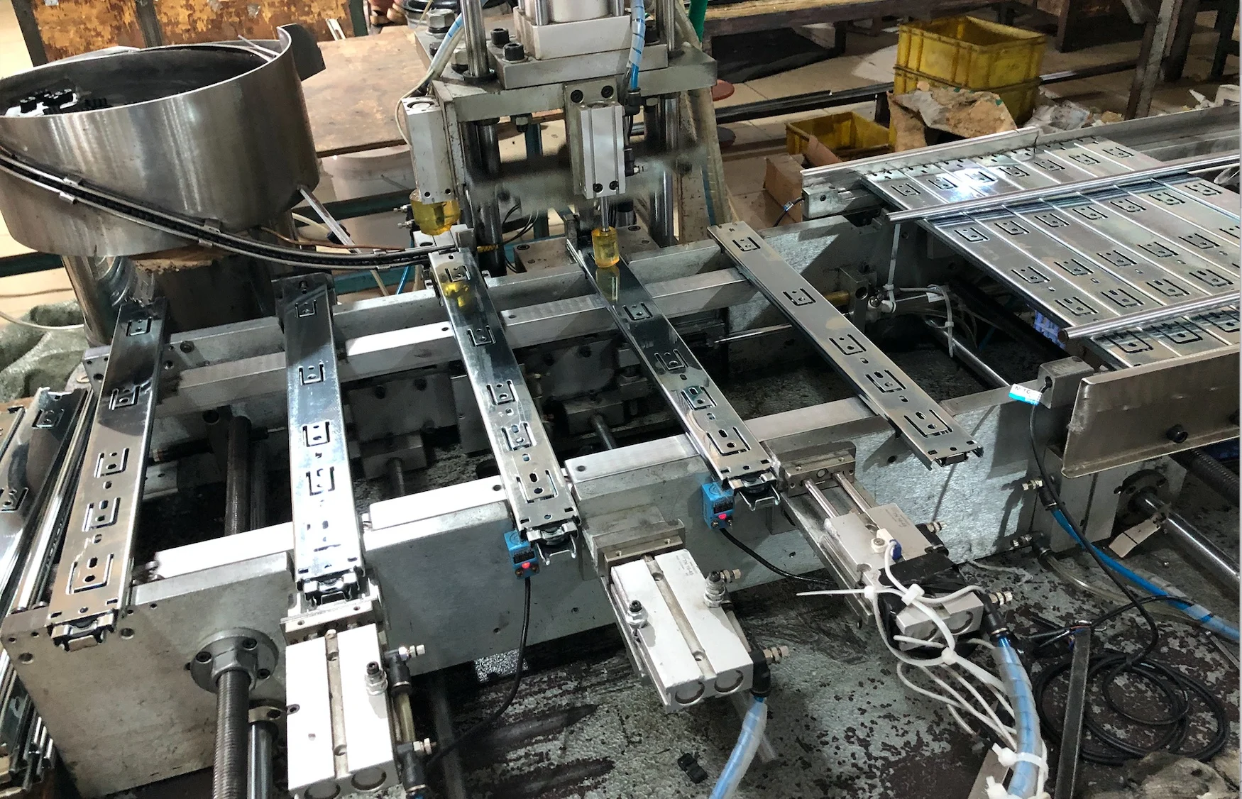 Modern Design Electronic Instrumentation Chassis Drawer Guides 3-fold ...