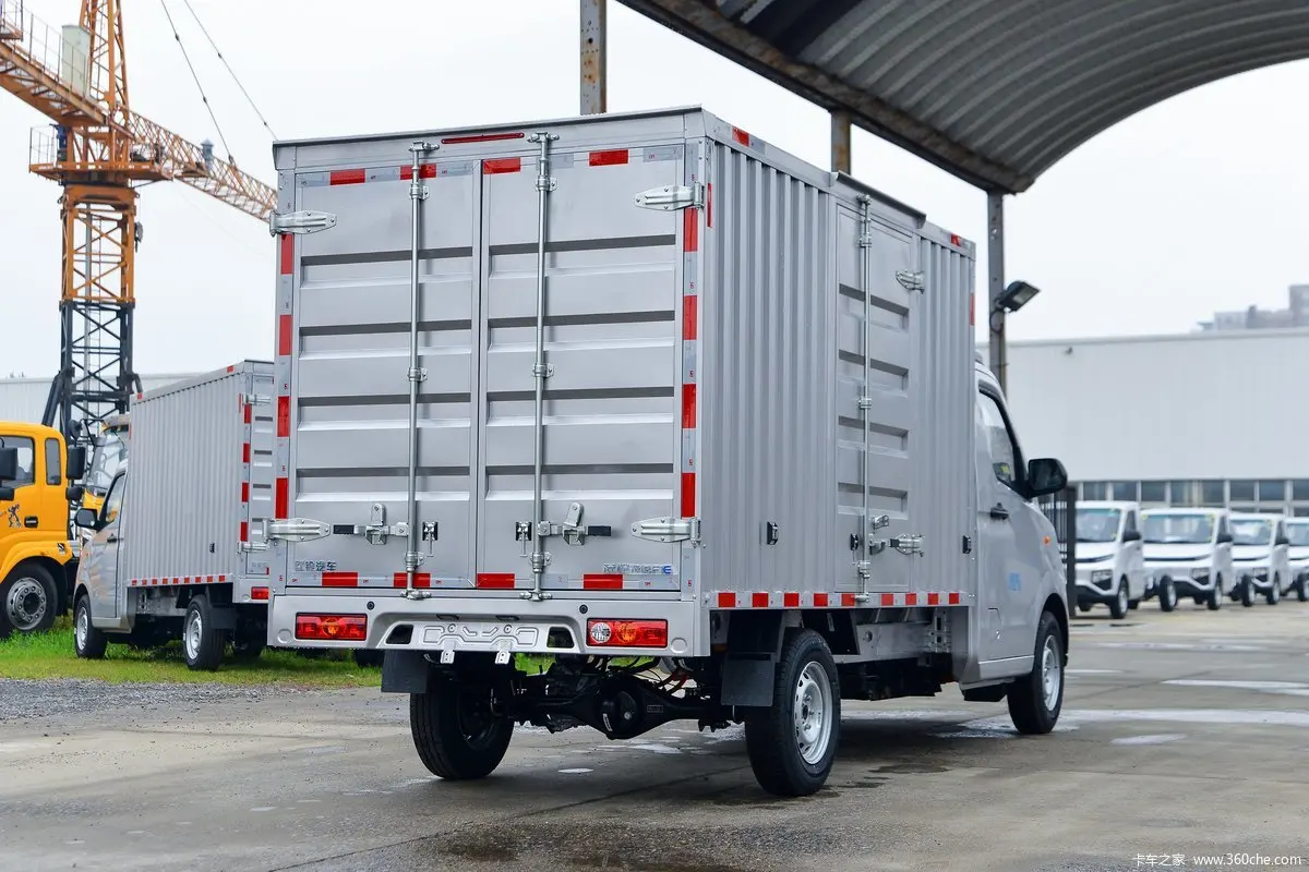 Geely Farizon F1E Electric Truck - 250km Range Urban Transport