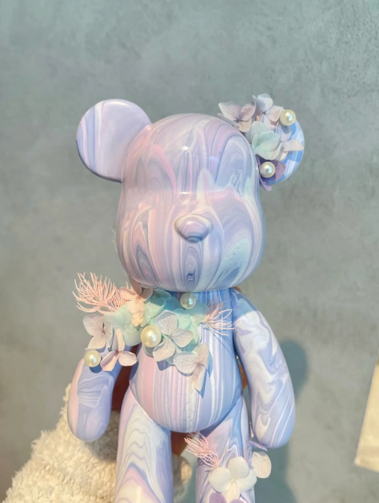 Pouring Acrylic Paint Set - DIY Bearbrick Keychain Stand