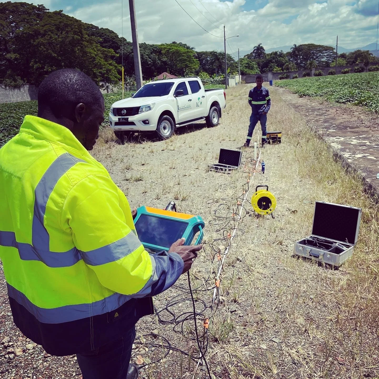 ADMT-300SX Water Detector - Accurate Underground Mapping