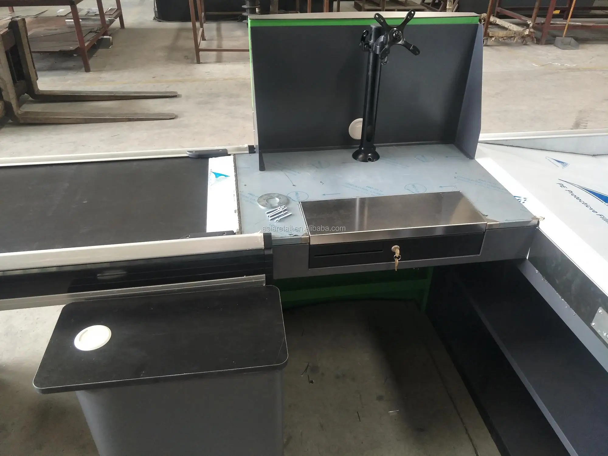 2023 Checkout Counter with Conveyor Belt - Custom Solutions