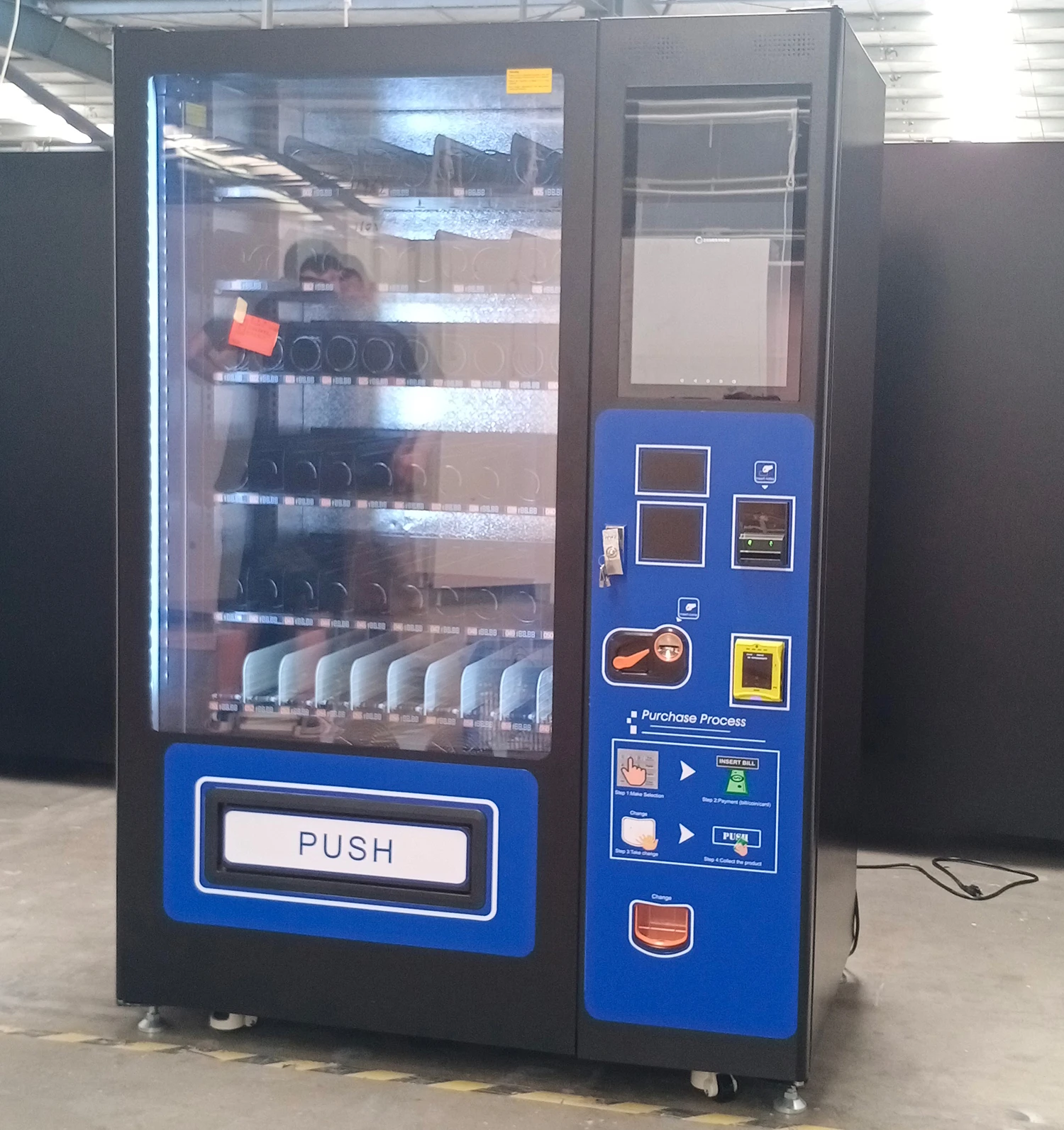Lift Vending Machine - Efficient Food & Beverage Dispensing