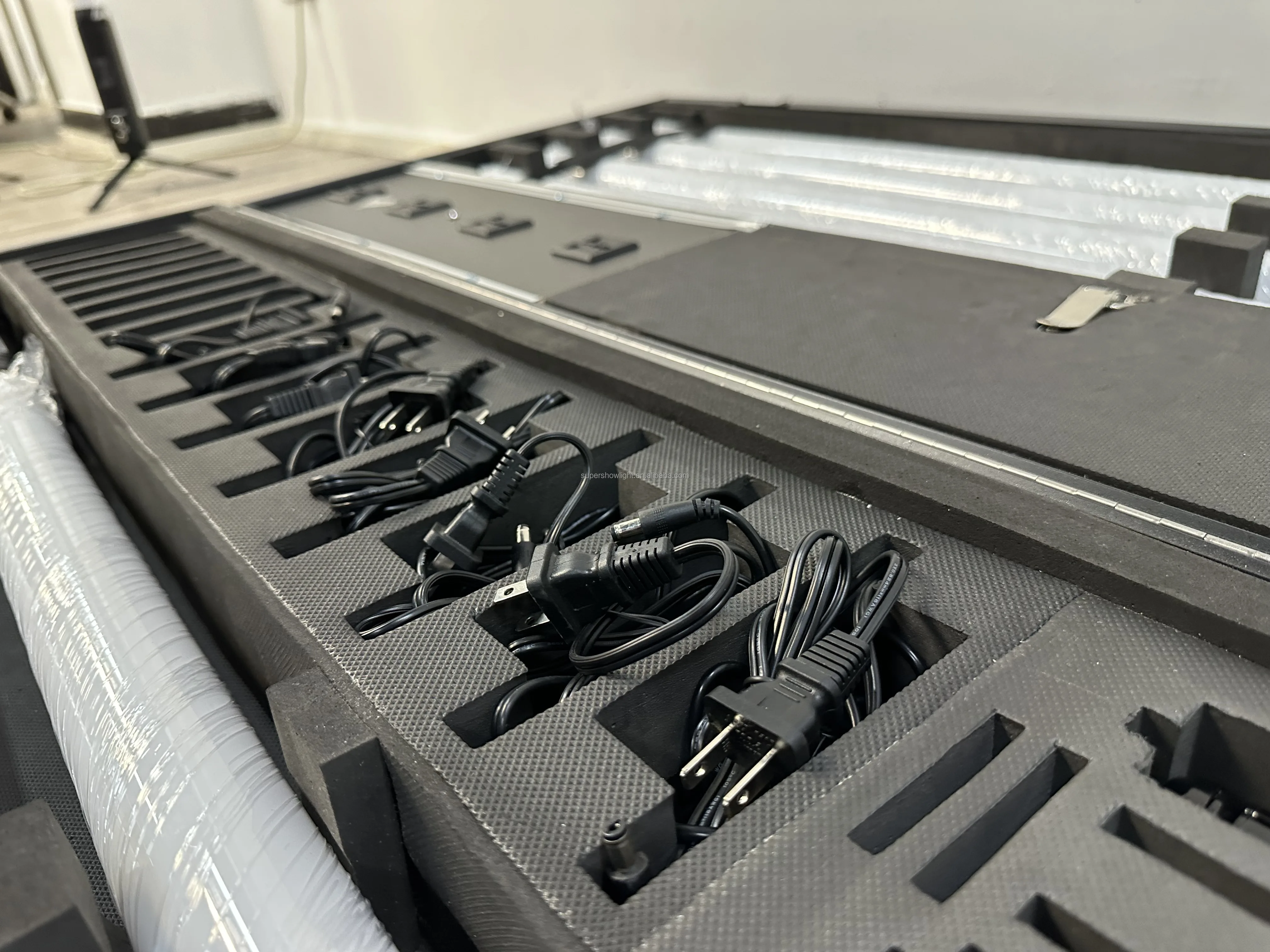 Astera Titan Led Tube 8xfp1 72w Battery Operated Titan Tubes Light Full ...