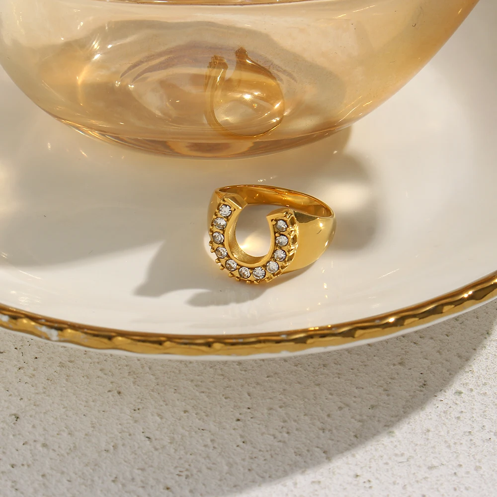 Dreamshow Shining Zircon U Shaped Horseshoe Ring - Gold Plated