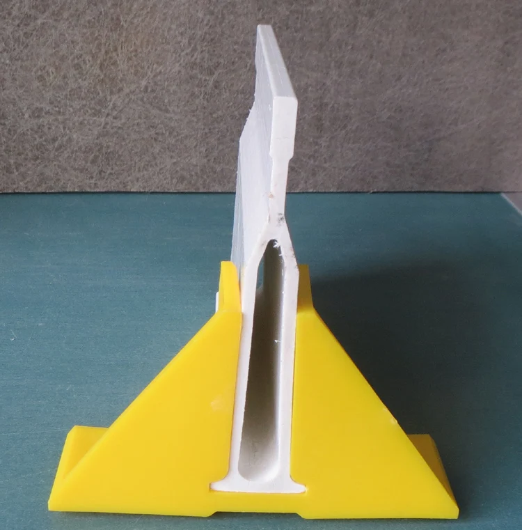 High Strength Pig Plastic Slatted Floor Beam For Supporting Pig ...