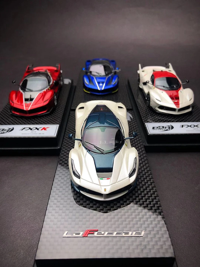 High Quality Resin Model Car Scale Model Cars 1:43 for Collection