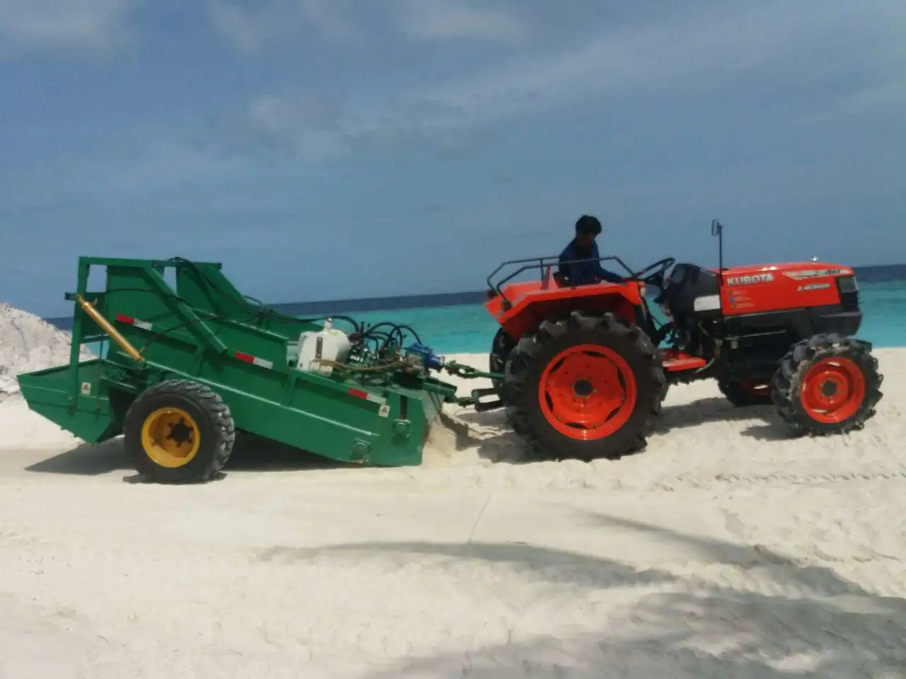 Beach Cleaning Machine for Sargassum and Seaweed Removal