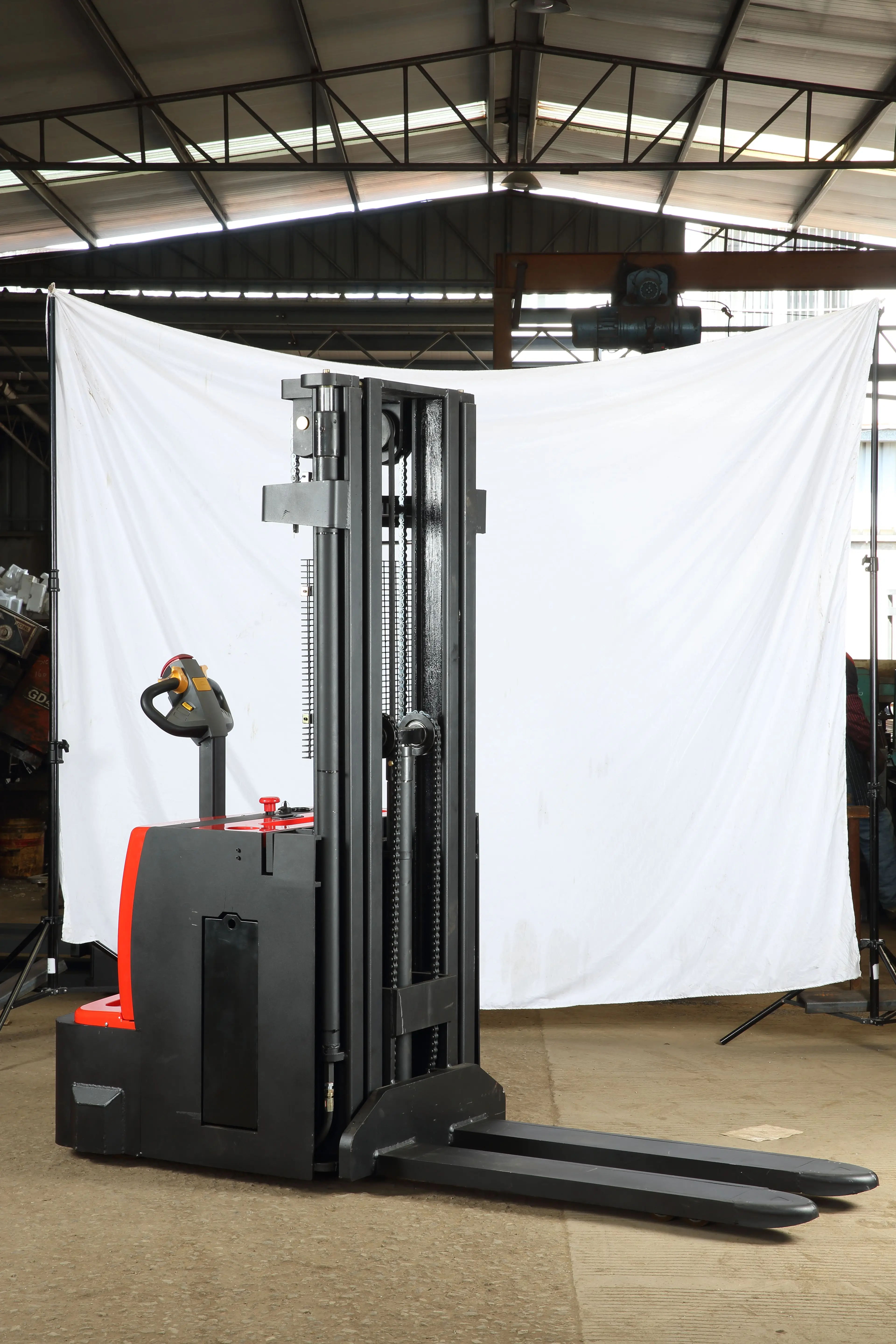 Everlift Electric Stacker - 1.5 Ton & 2 Ton Pallet Lifter