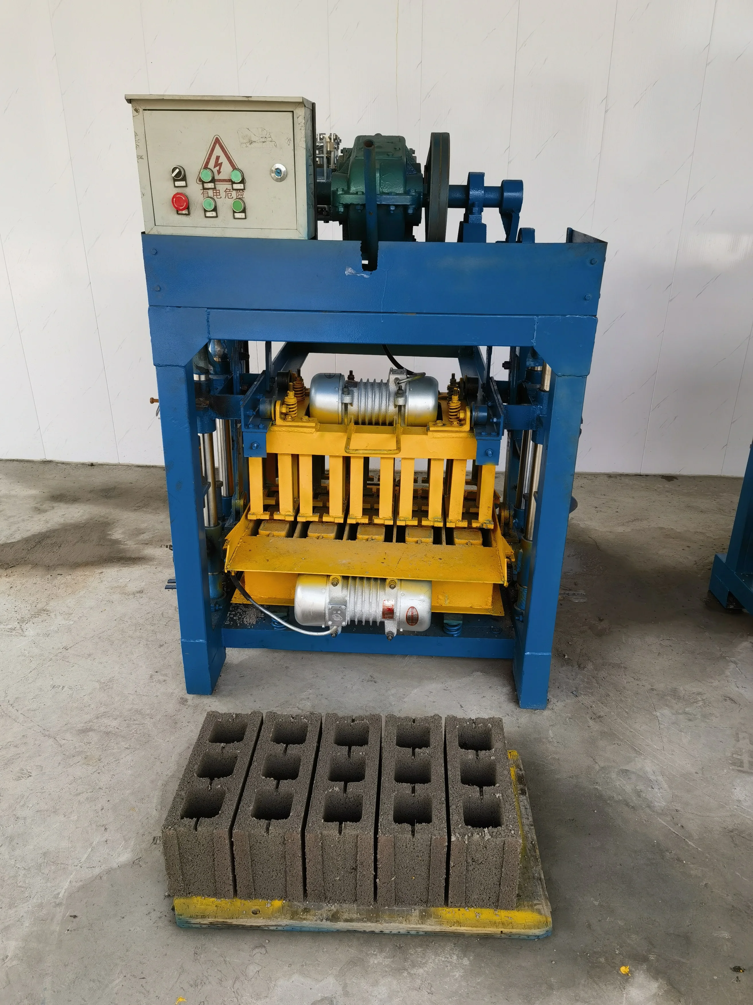 Multifunctional Semi-automatic KM4-35B Concrete Block Brick Machine ...