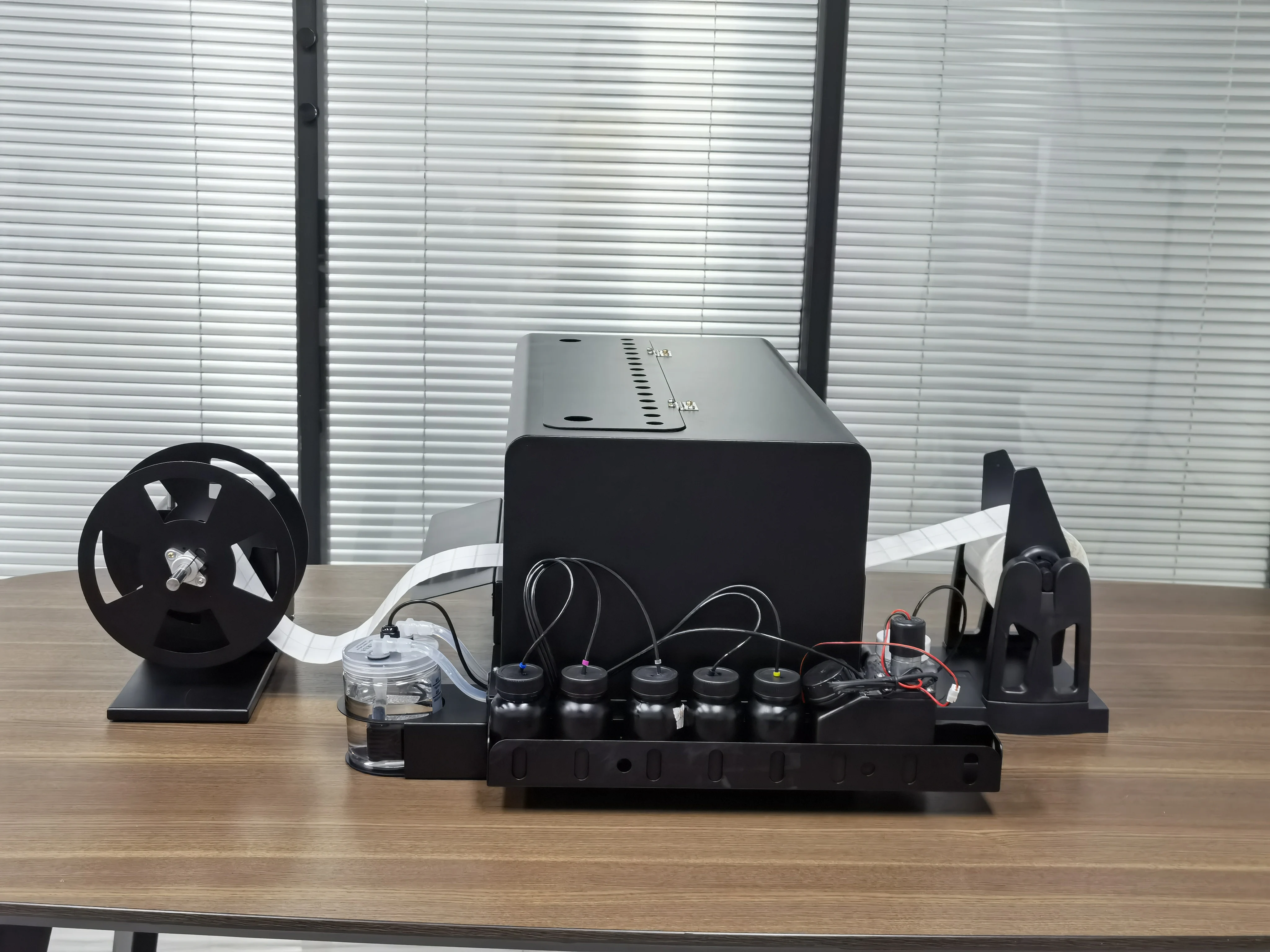 A3 Cmyk Vw Cmyklmlc Roll To Roll Digital Uv Color Sticker Color Label ...