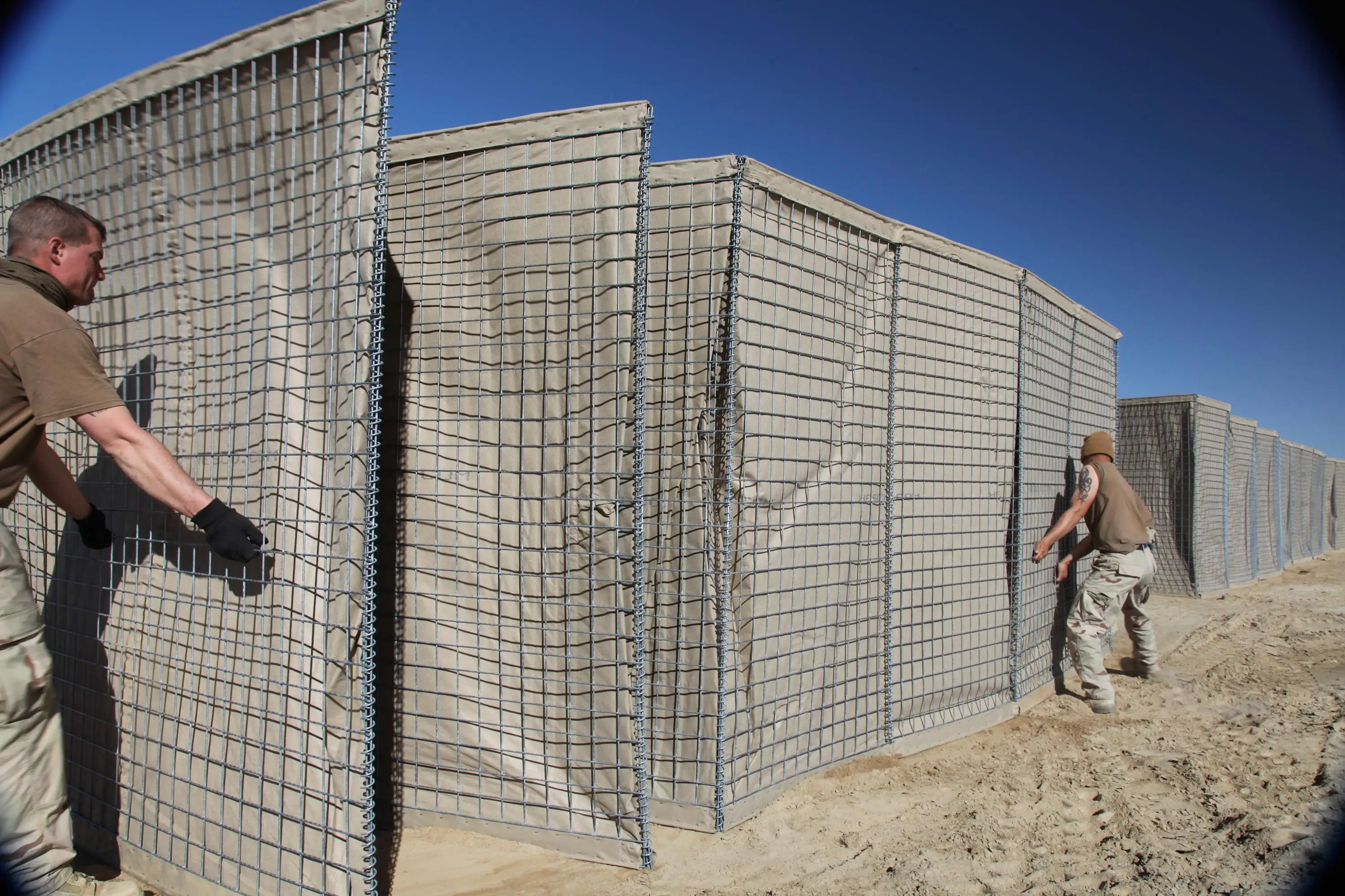 Flood Wall protection Barrier Flood Barrier Fence Box Wall Flood ...