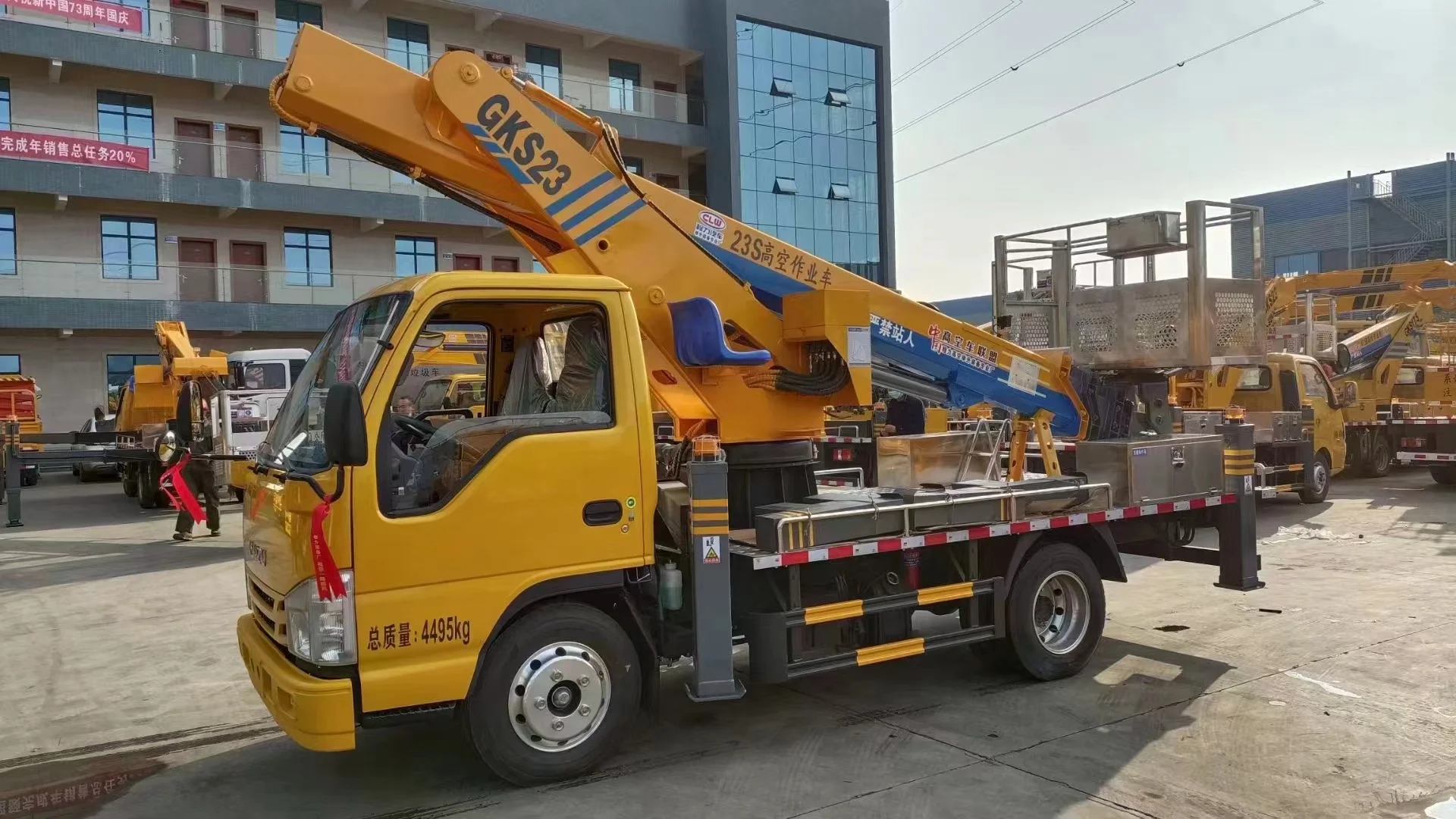 Isuzu Man Lift Articulating Arm Aerial Work Platform Bucket Vehicle ...