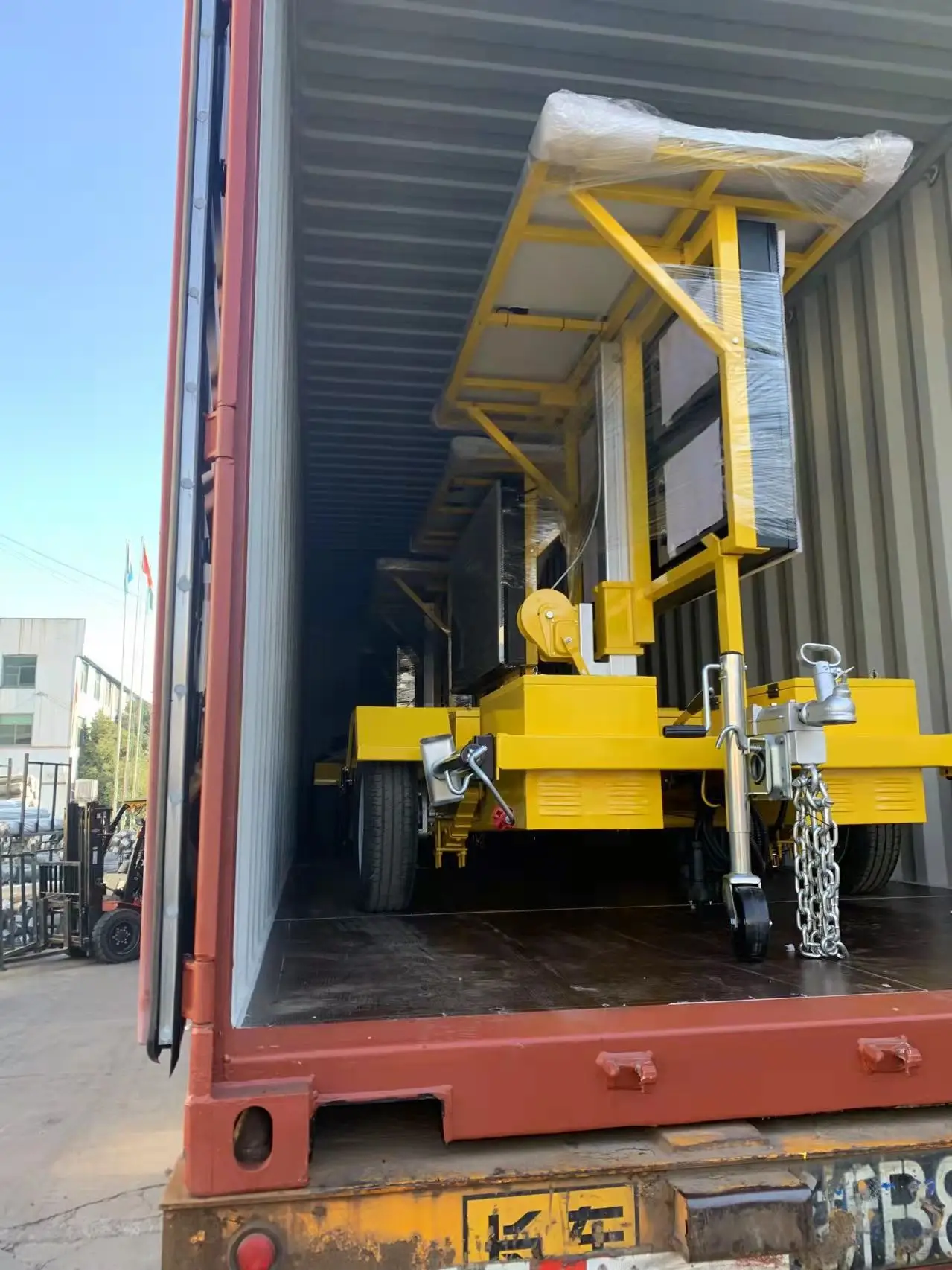 Solar LED Portable Variable Message Signs Mobile Screen Trailer Mounted ...