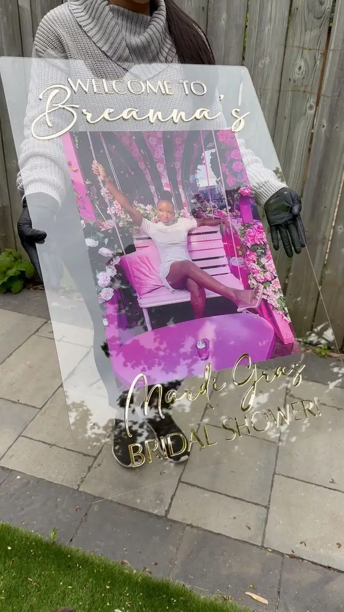 Plexiglass Frosted Wedding Signs - Customizable & Eco-friendly