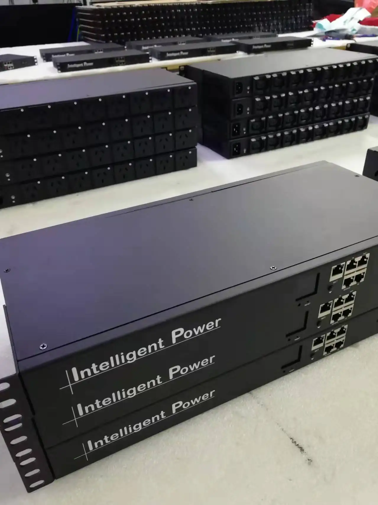 2023 8-Bit Intelligent PDU Cabinet for Data Center Control